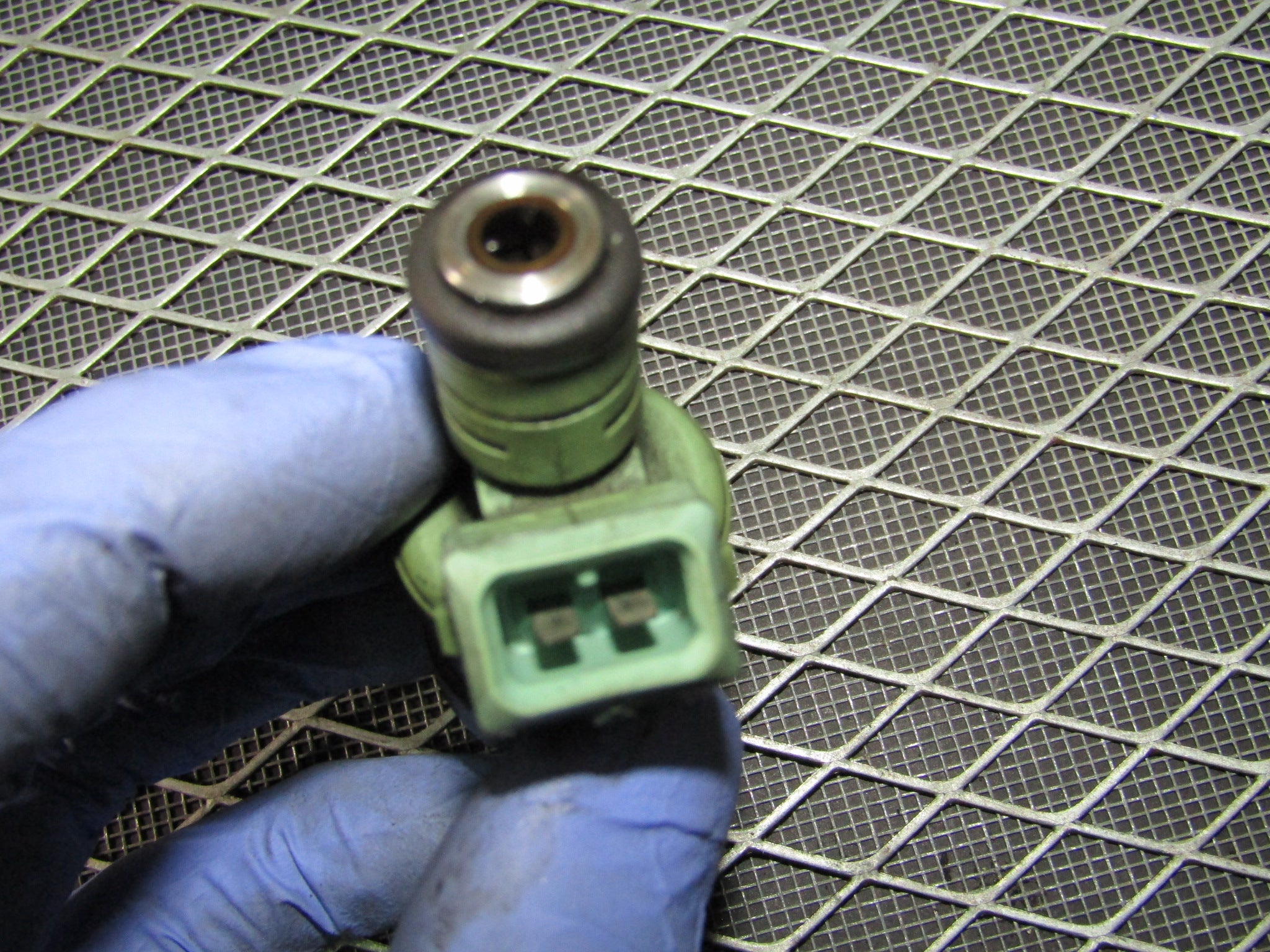 92 93 94 95 BMW 325 OEM Fuel Injector - 2.5L – Autopartone.com