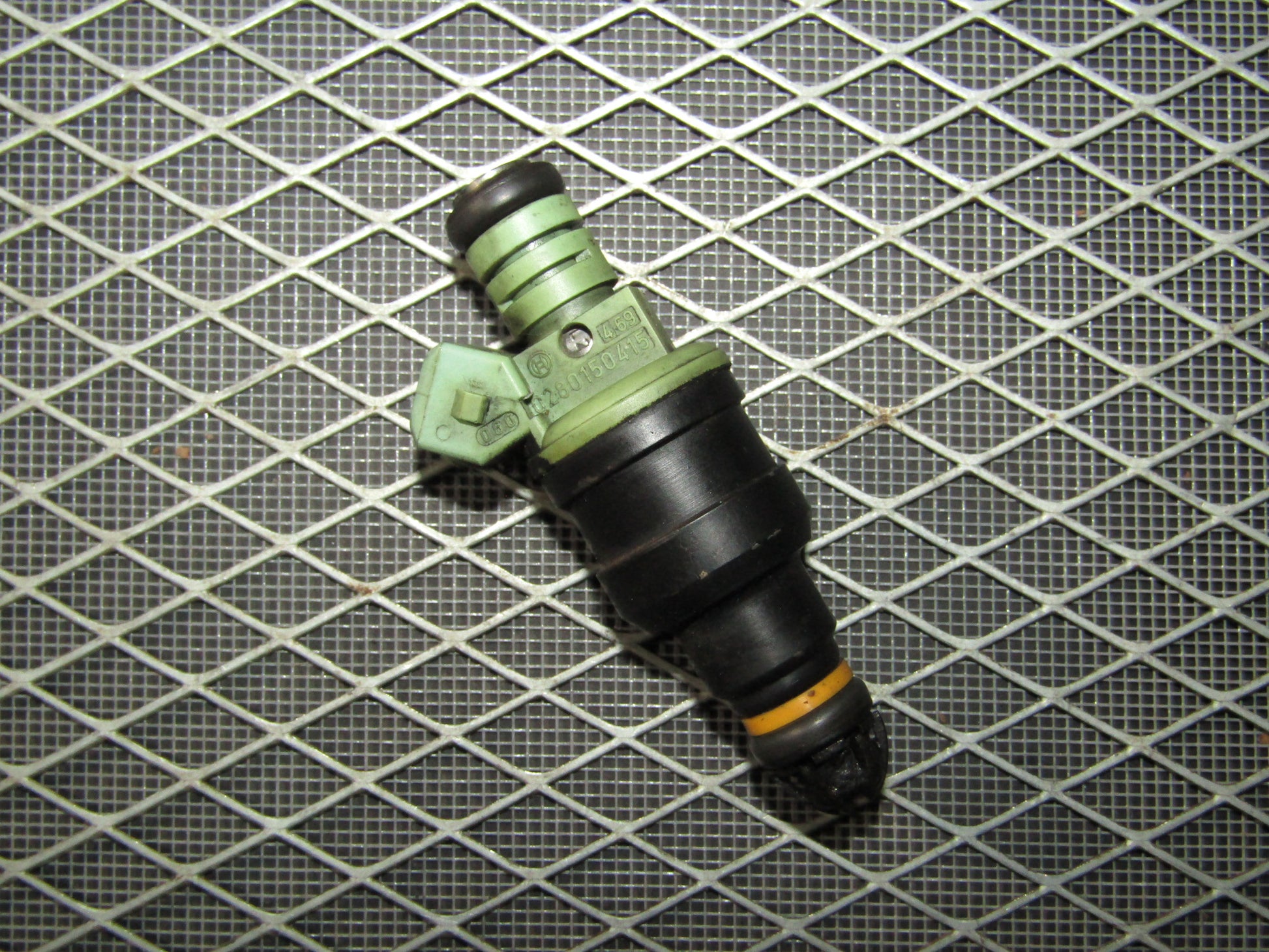 92 93 94 95 BMW 325 OEM Fuel Injector - 2.5L – Autopartone.com