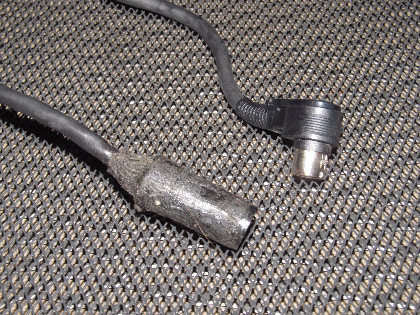 94 95 96 97 Mitsubishi 3000GT OEM CD Changer Signal Cable – Autopartone