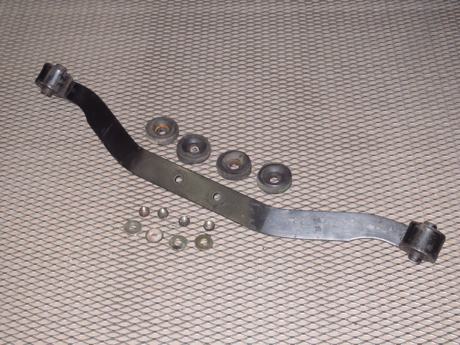 72 73 Datsun 240z OEM Rear Differential Mounting Bar – Autopartone