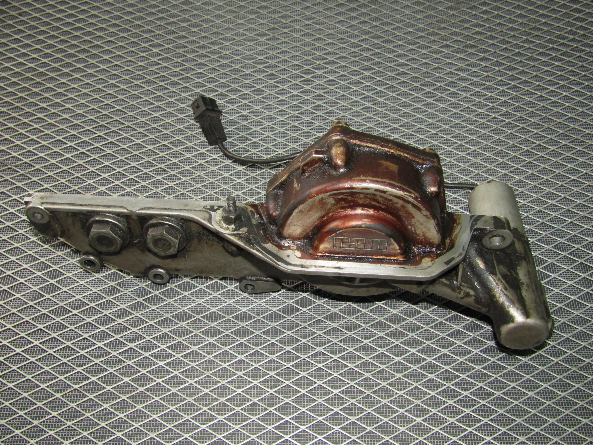 92 93 94 95 BMW 325 OEM Engine Cam Angle Sensor & Housing – Autopartone.com