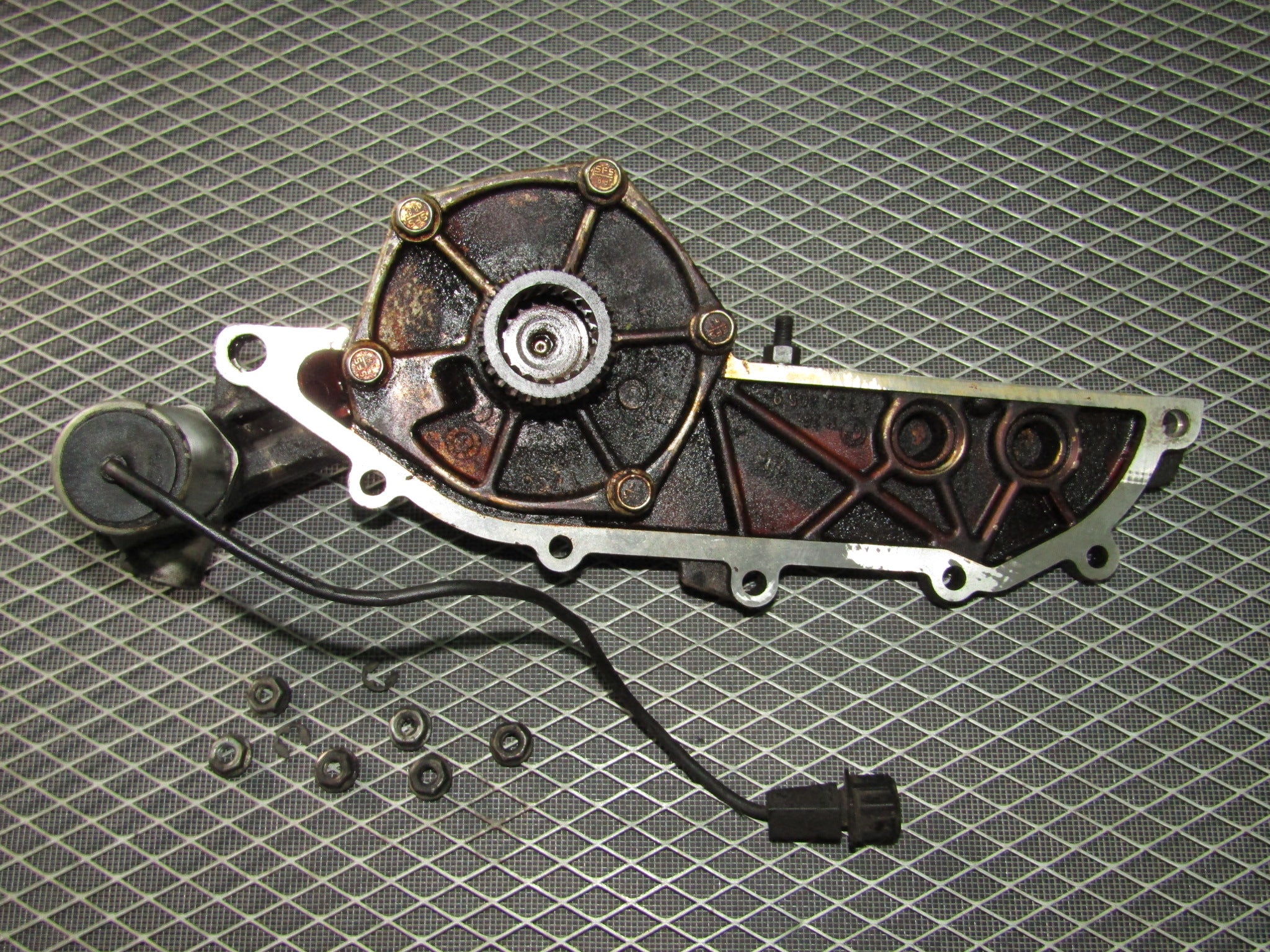 92 93 94 95 BMW 325 OEM Engine Cam Angle Sensor & Housing – Autopartone.com