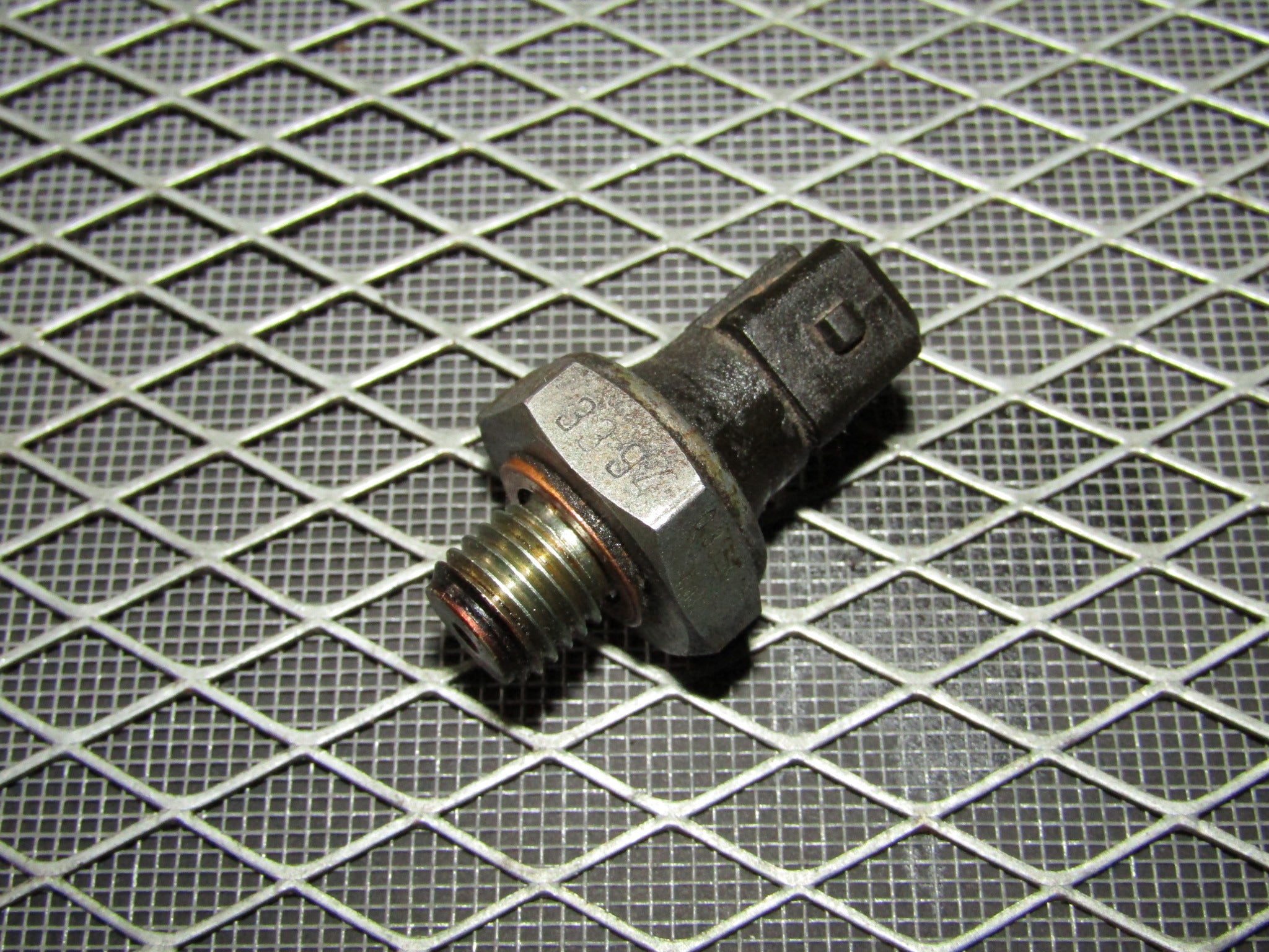 92 93 94 95 BMW 325 OEM Engine Oil Pressure Switch – Autopartone.com