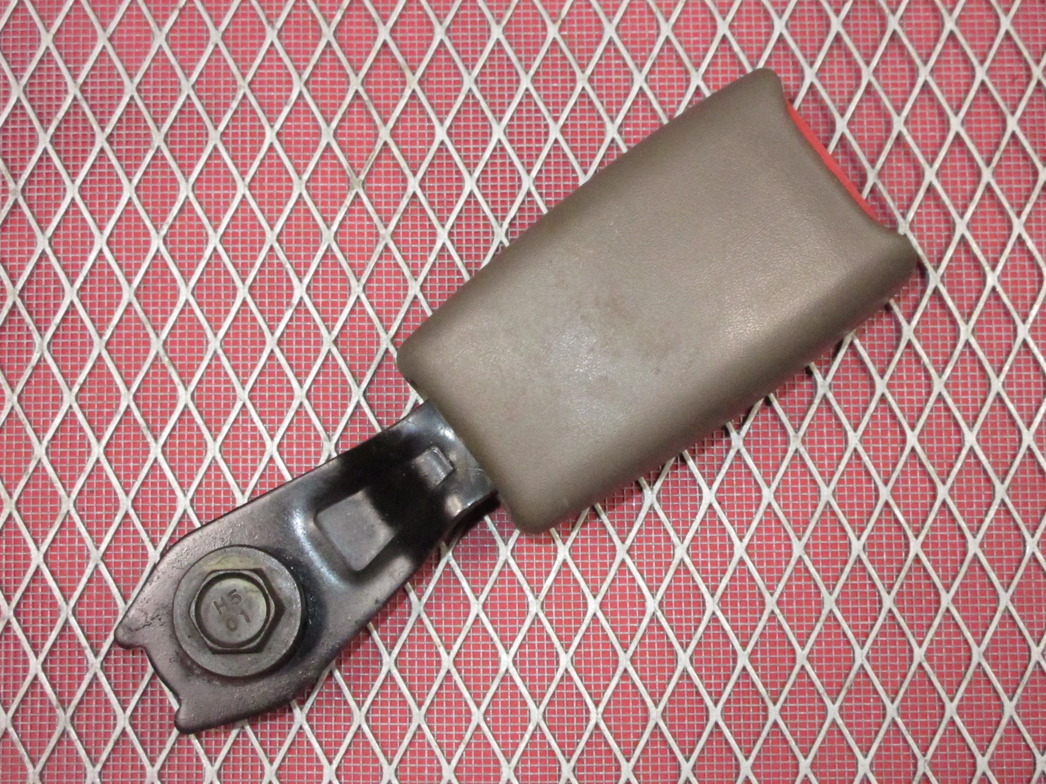 92 93 Lexus ES300 OEM Seat Belt Buckle Receiver - Front Right ...