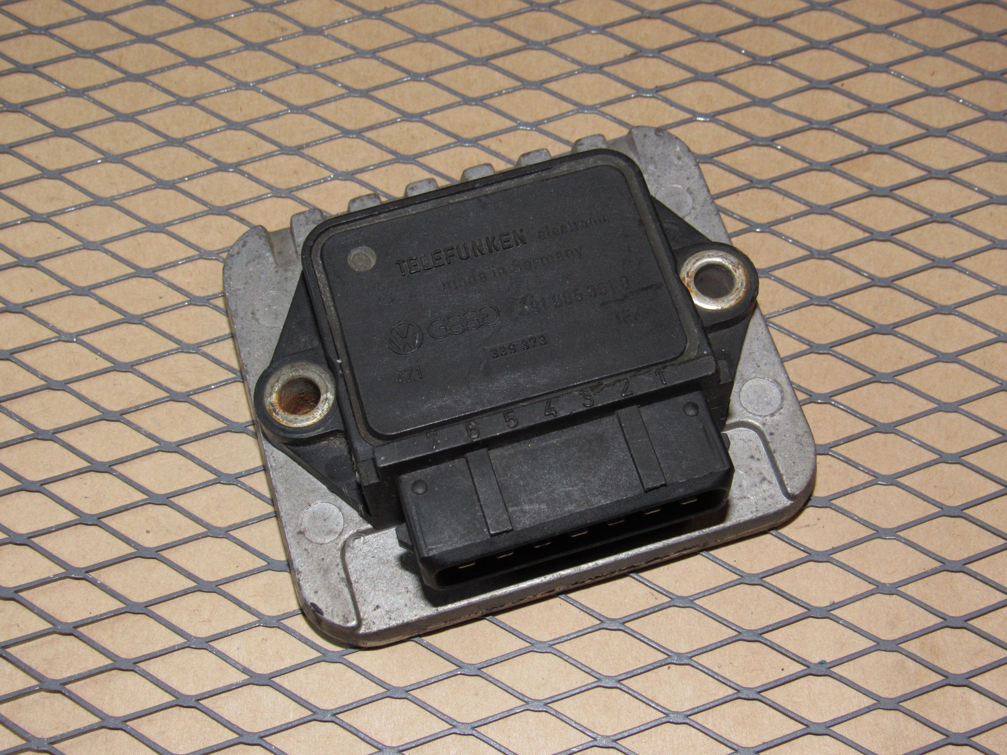 84 85 86 87 Audi 4000 OEM Ignition Control Module Igniter – Autopartone