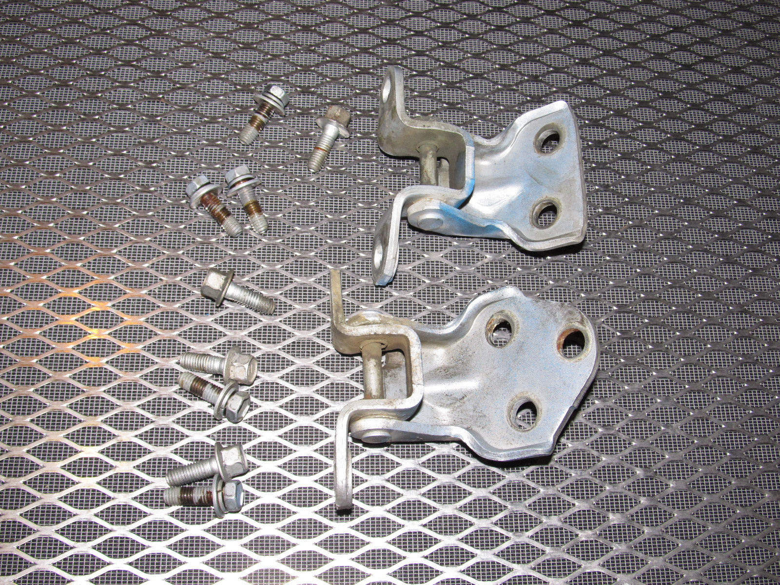 89 90 91 92 Toyota Supra Door Hinges - Left Set – Autopartone