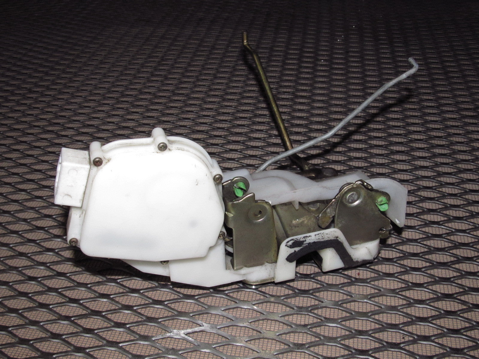 97 98 99 Mitsubishi Eclipse OEM Door Latch & Actuator - Right – Autopartone