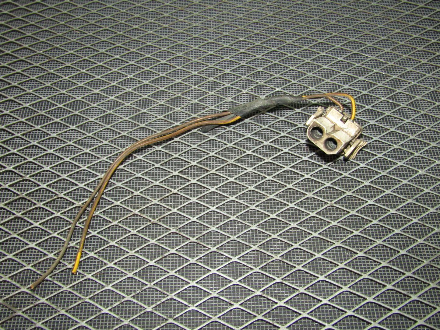 92 93 94 95 BMW 325 OEM Fog Light Pigtail Harness – Autopartone.com