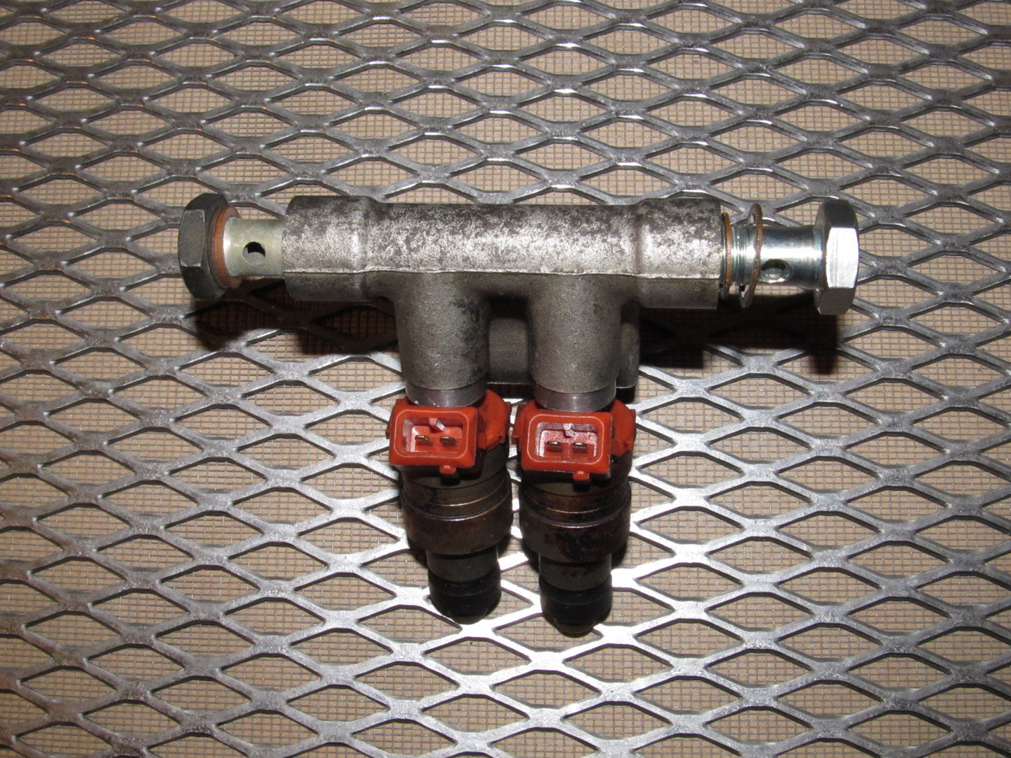 86 87 88 Mazda RX7 OEM Primary Fuel Injector & Rail – Autopartone.com