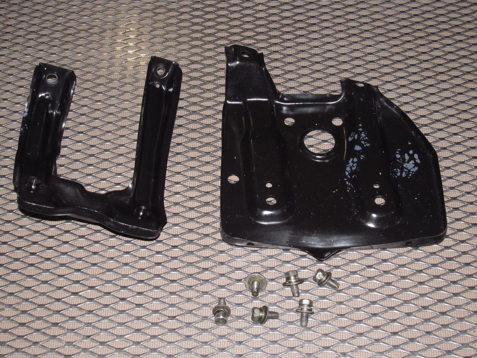 97 98 99 Mitsubishi Eclipse OEM Battery Tray – Autopartone.com