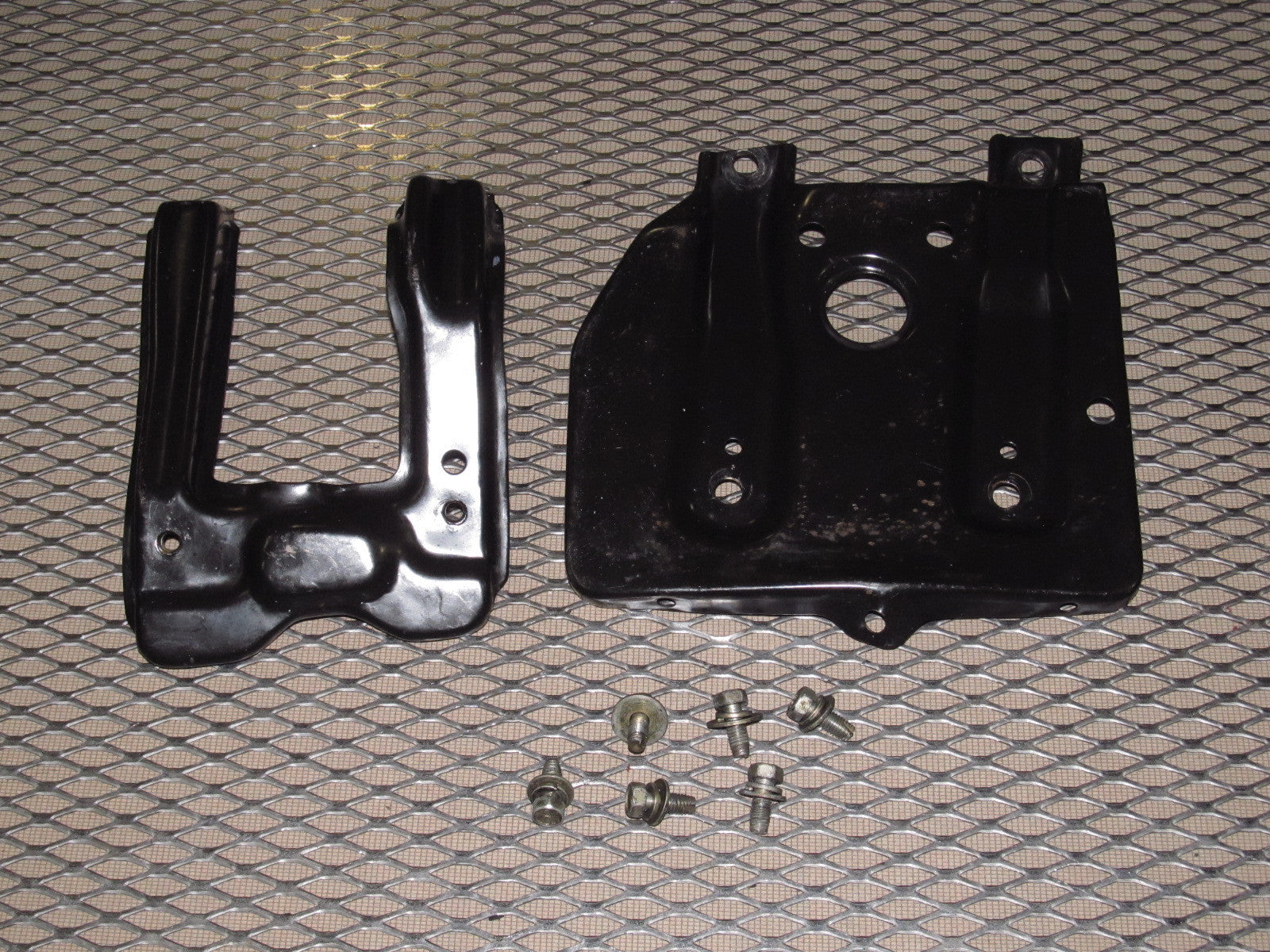 97 98 99 Mitsubishi Eclipse OEM Battery Tray – Autopartone.com