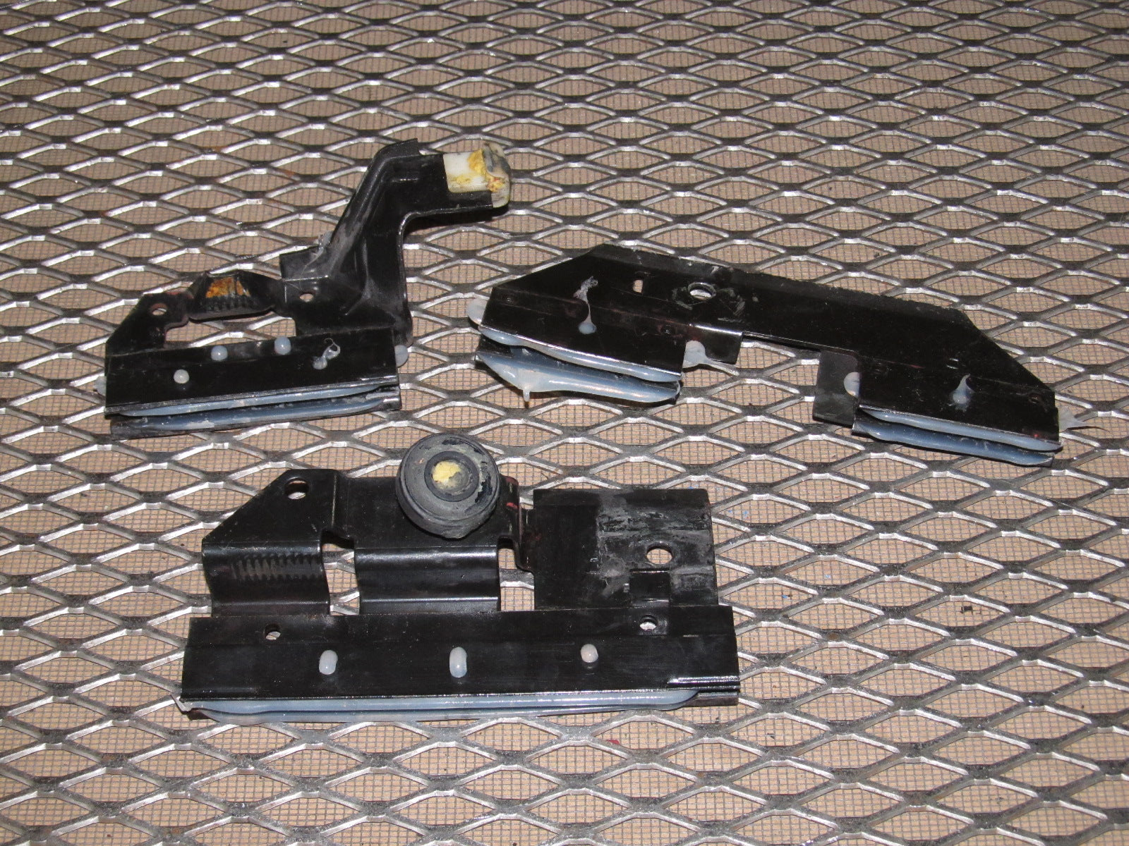 99-04 Ford Mustang OEM Window Glass Regulator Roller Guide Mounting Br ...