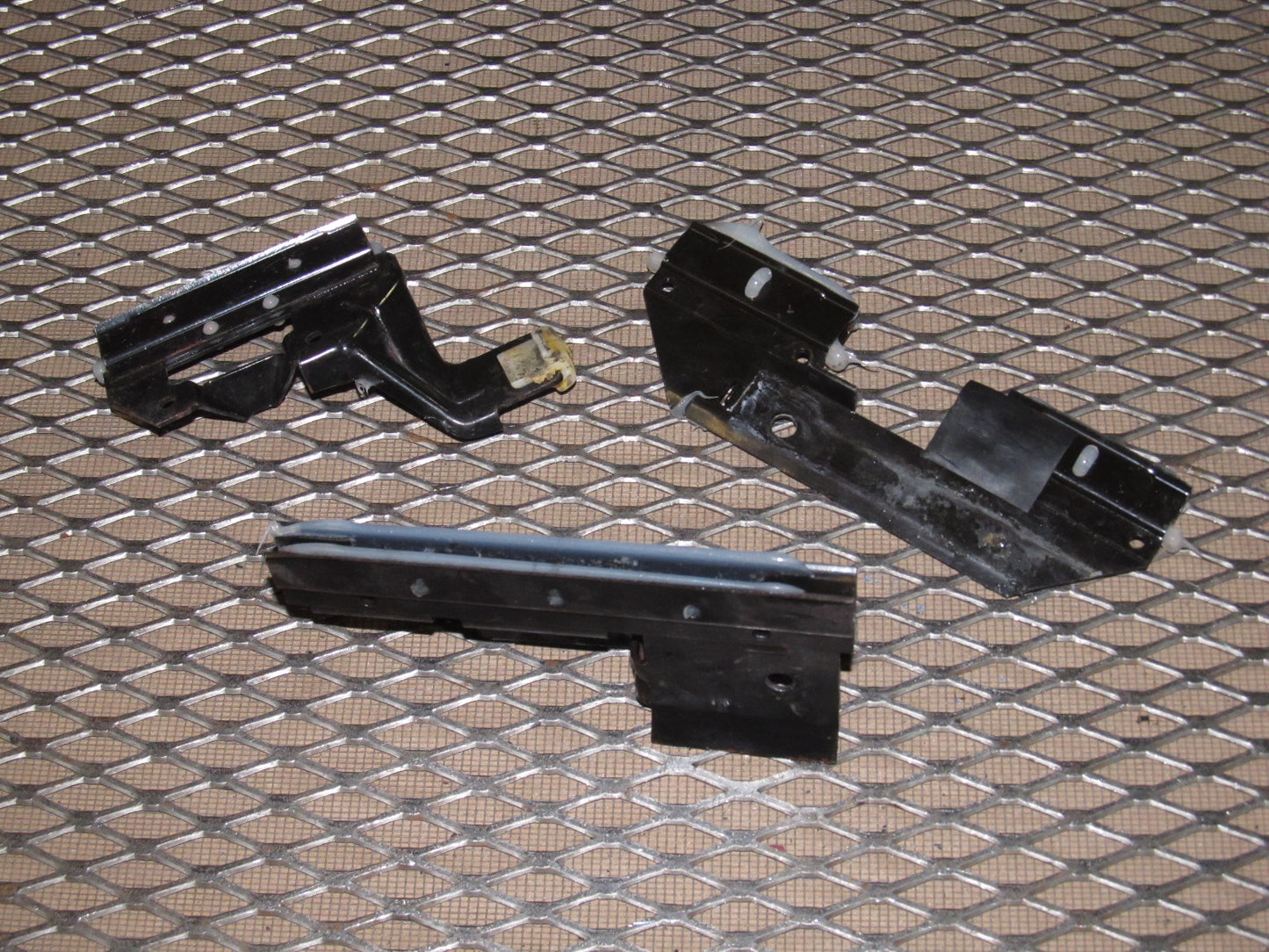 99-04 Ford Mustang OEM Window Glass Regulator Roller Guide Mounting Br ...