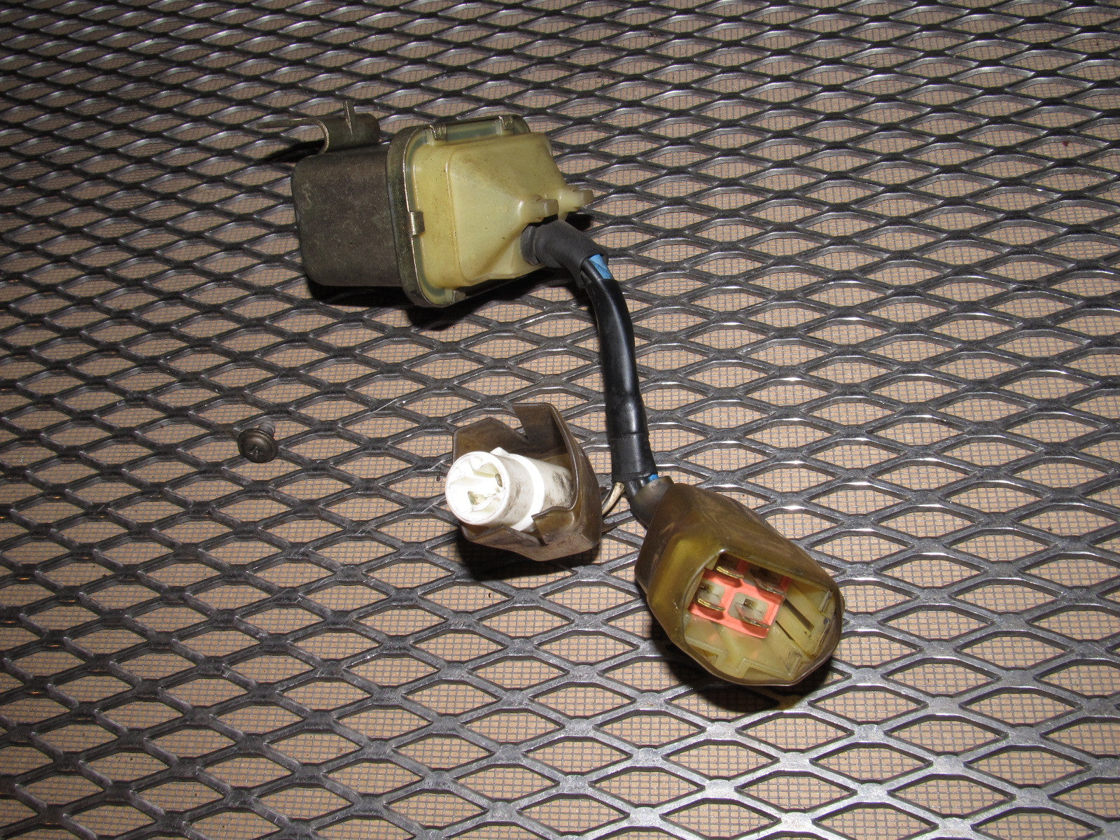 86 87 88 Mazda RX7 OEM Fuel Pump Relay - 061000-0971 – Autopartone