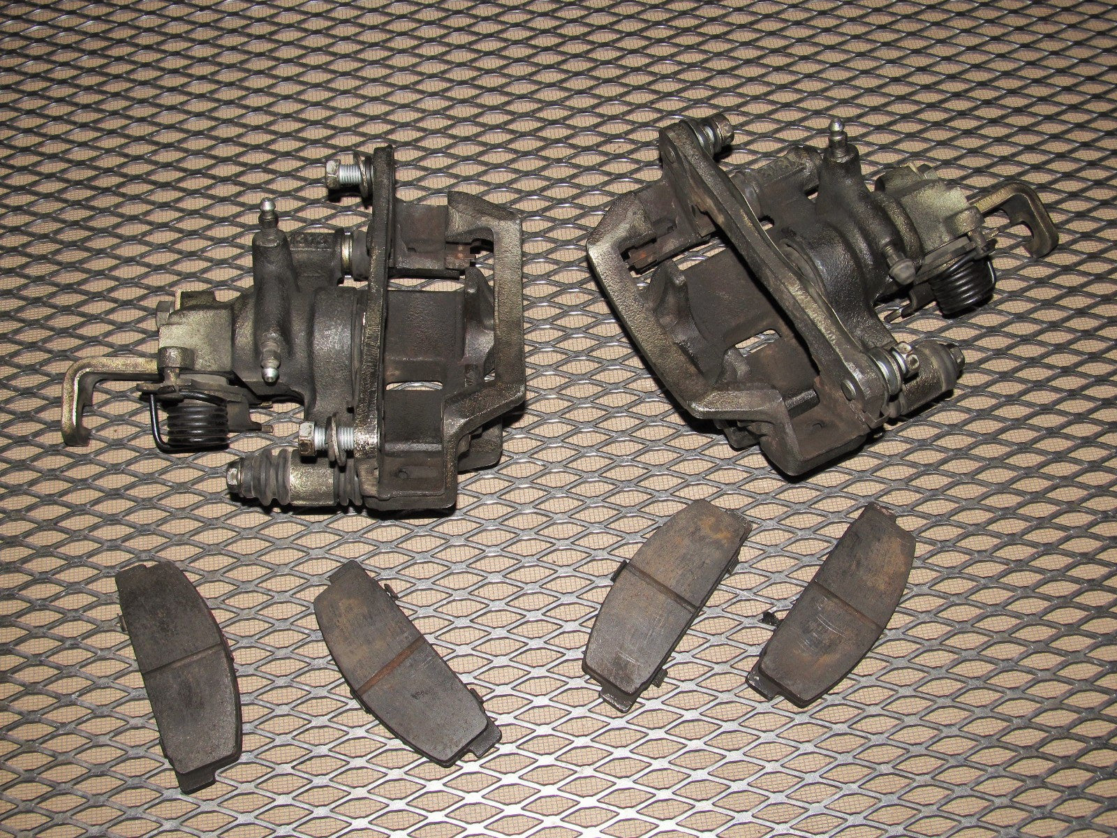 86 87 88 Mazda RX7 OEM Rear Brake Caliper - Set – Autopartone