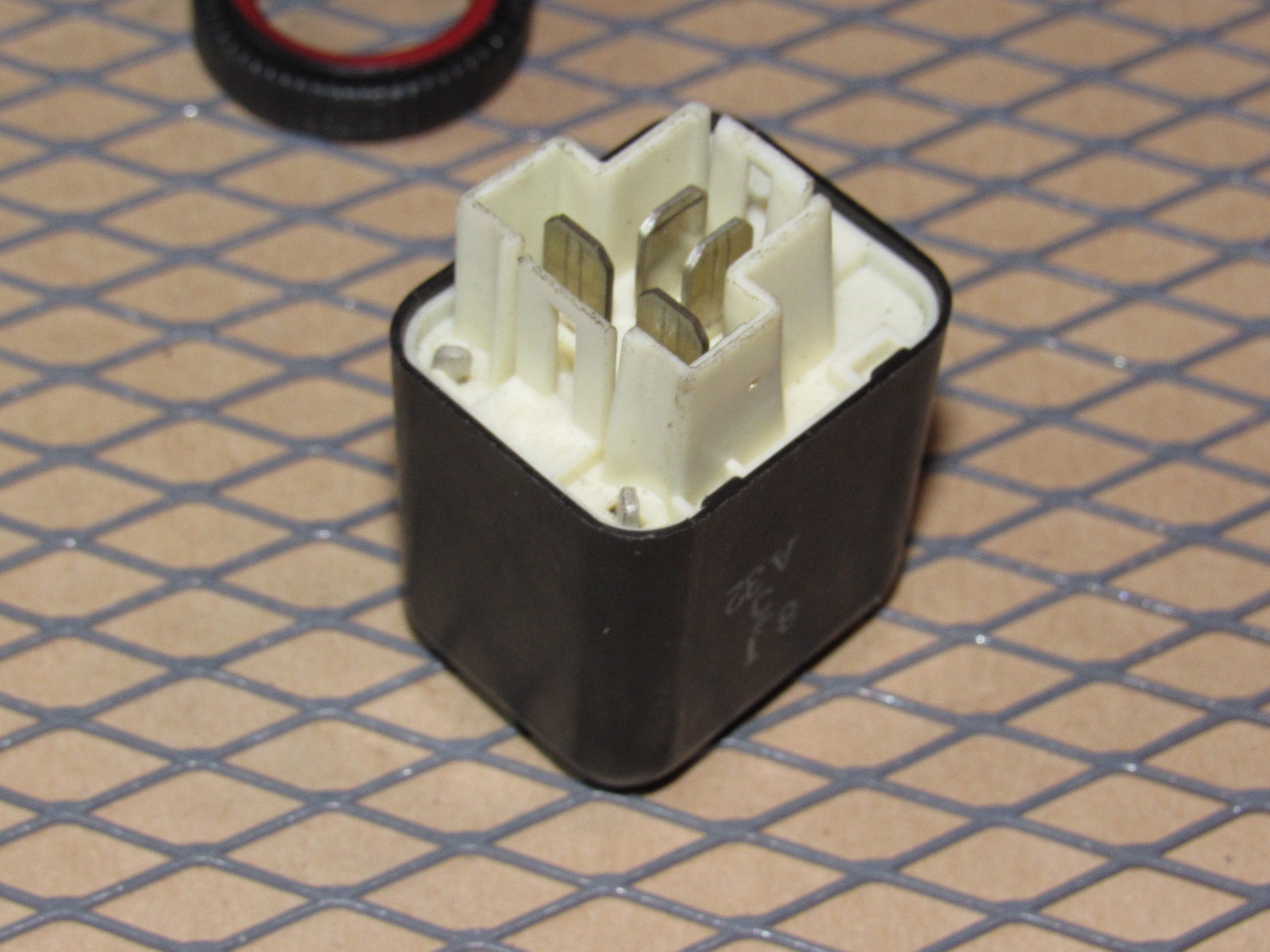 Toyota & Lexus Radiator Fan Relay 85925-32010 – Autopartone.com