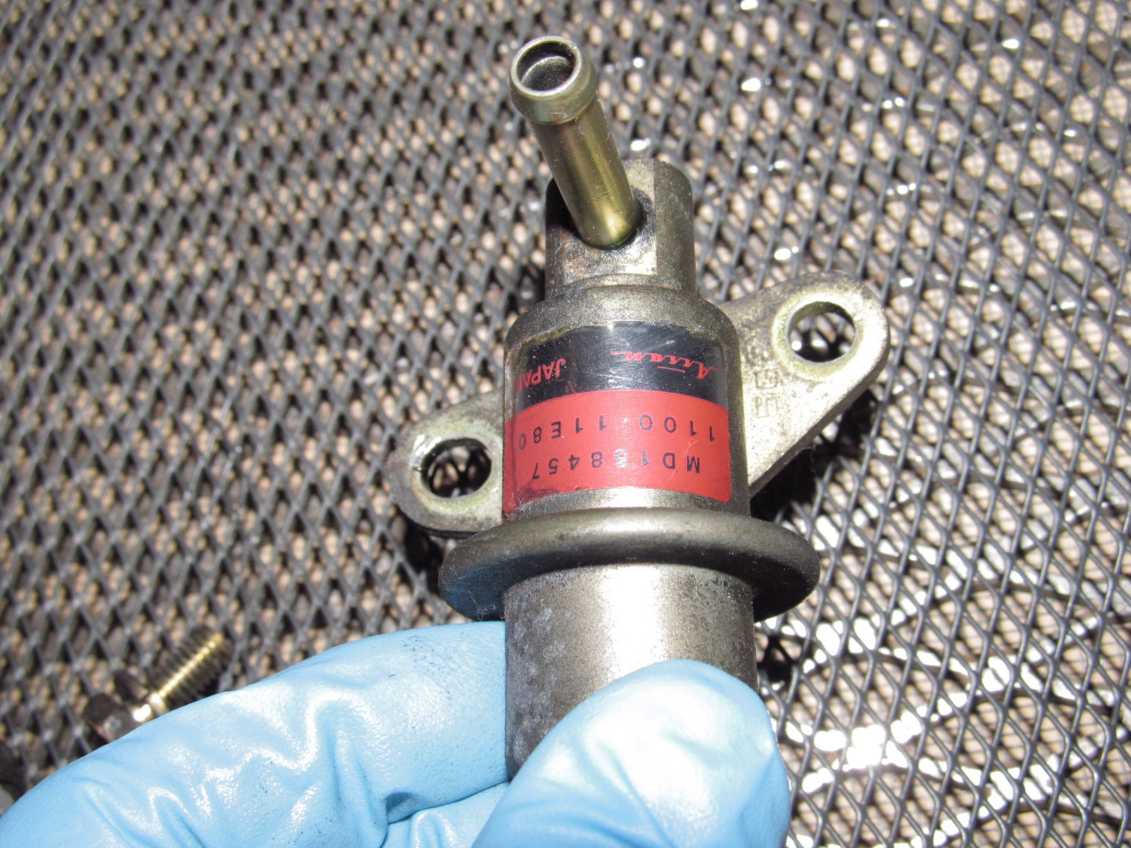 94 95 96 97 Mitsubishi 3000GT OEM Fuel Pressure Regulator - MD158457 ...