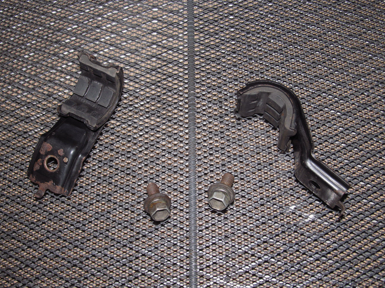 89 90 91 92 Toyota Supra OEM Upper Radiator Mounting Bracket – Autopartone