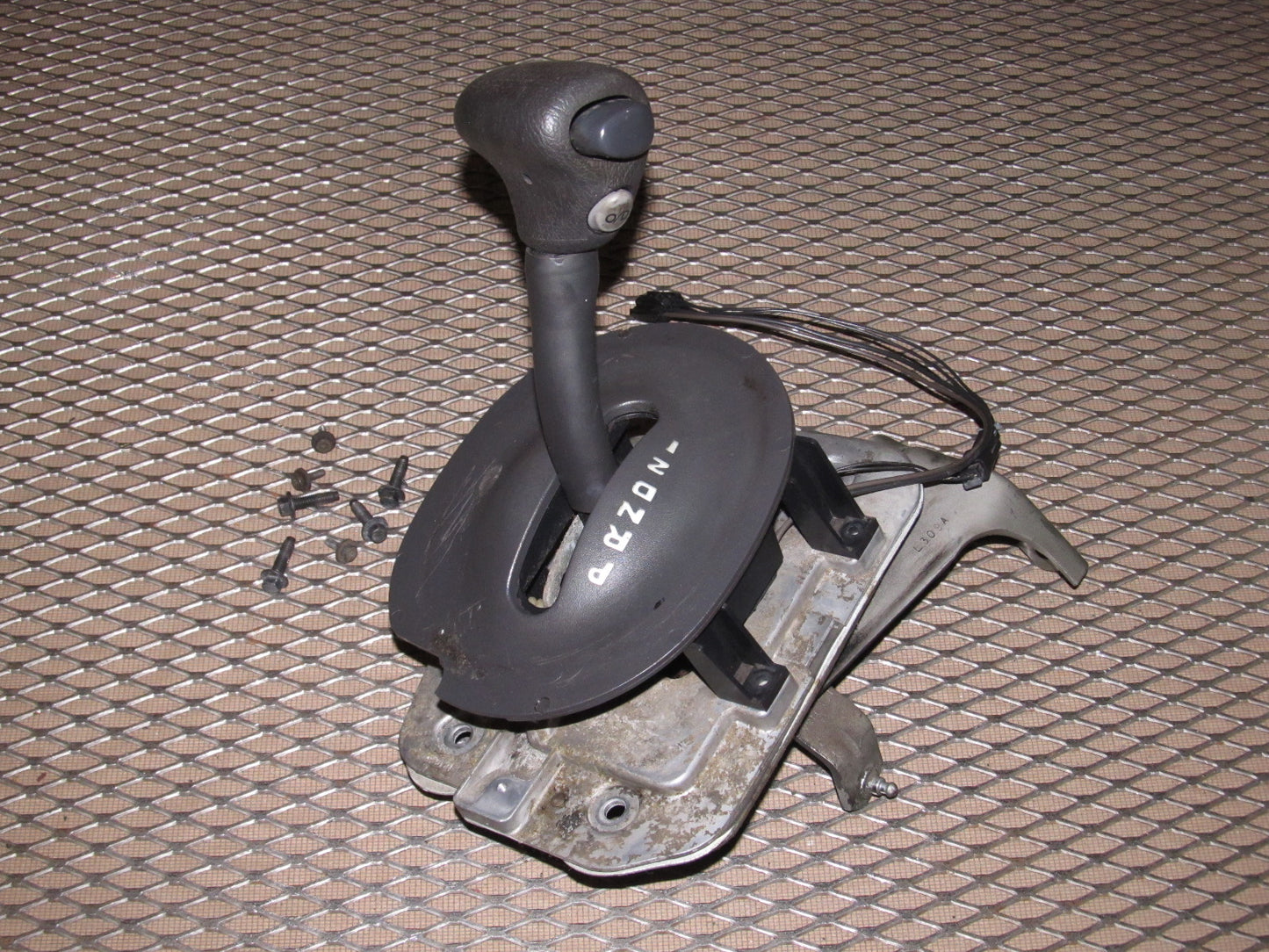 99-04 Ford Mustang OEM A/T Shifter – Autopartone