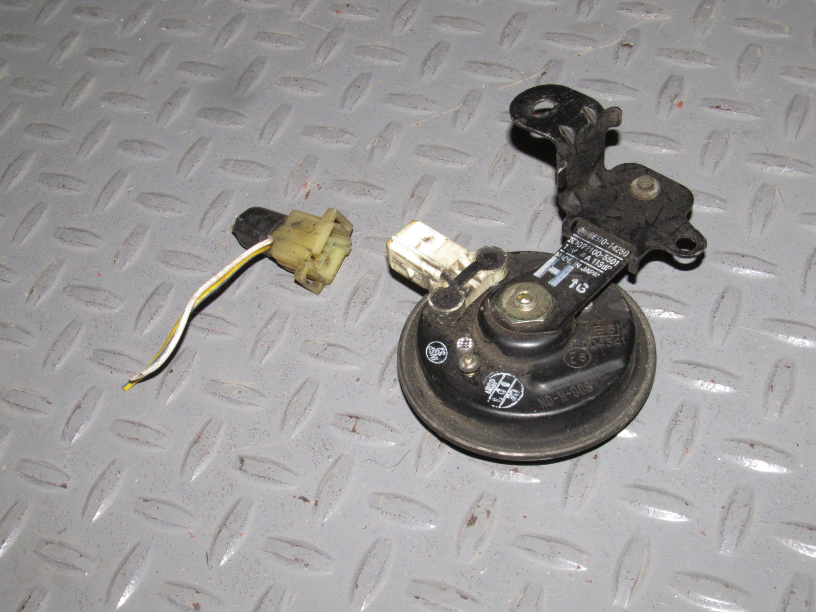 86 87 88 Toyota Supra OEM Firewall Anti Theft Alarm Horn – Autopartone