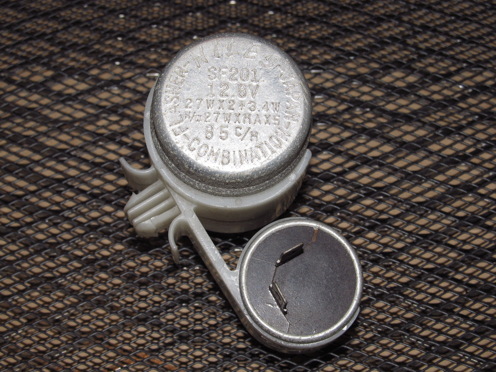 Datsun OEM Universal Flasher Relay - SF201 12.8V & 552-12V ...