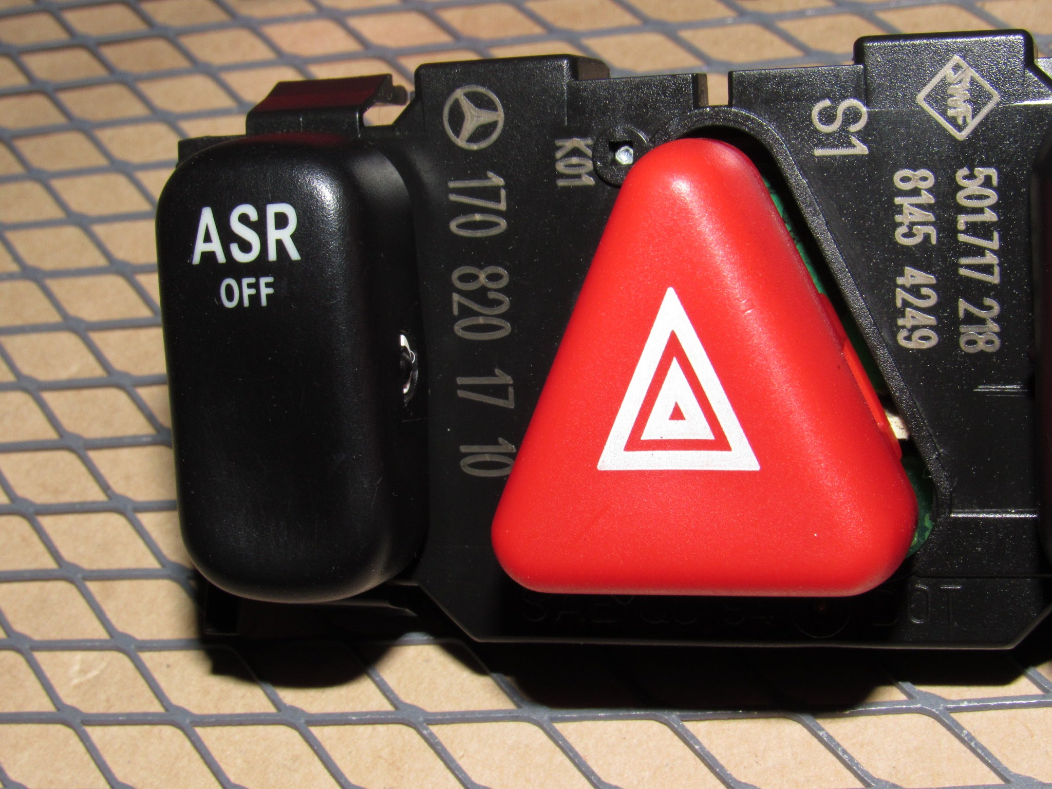 97-04 Mercedes SLK 230 OEM ASR Door Lock & Hazard Light Switch ...
