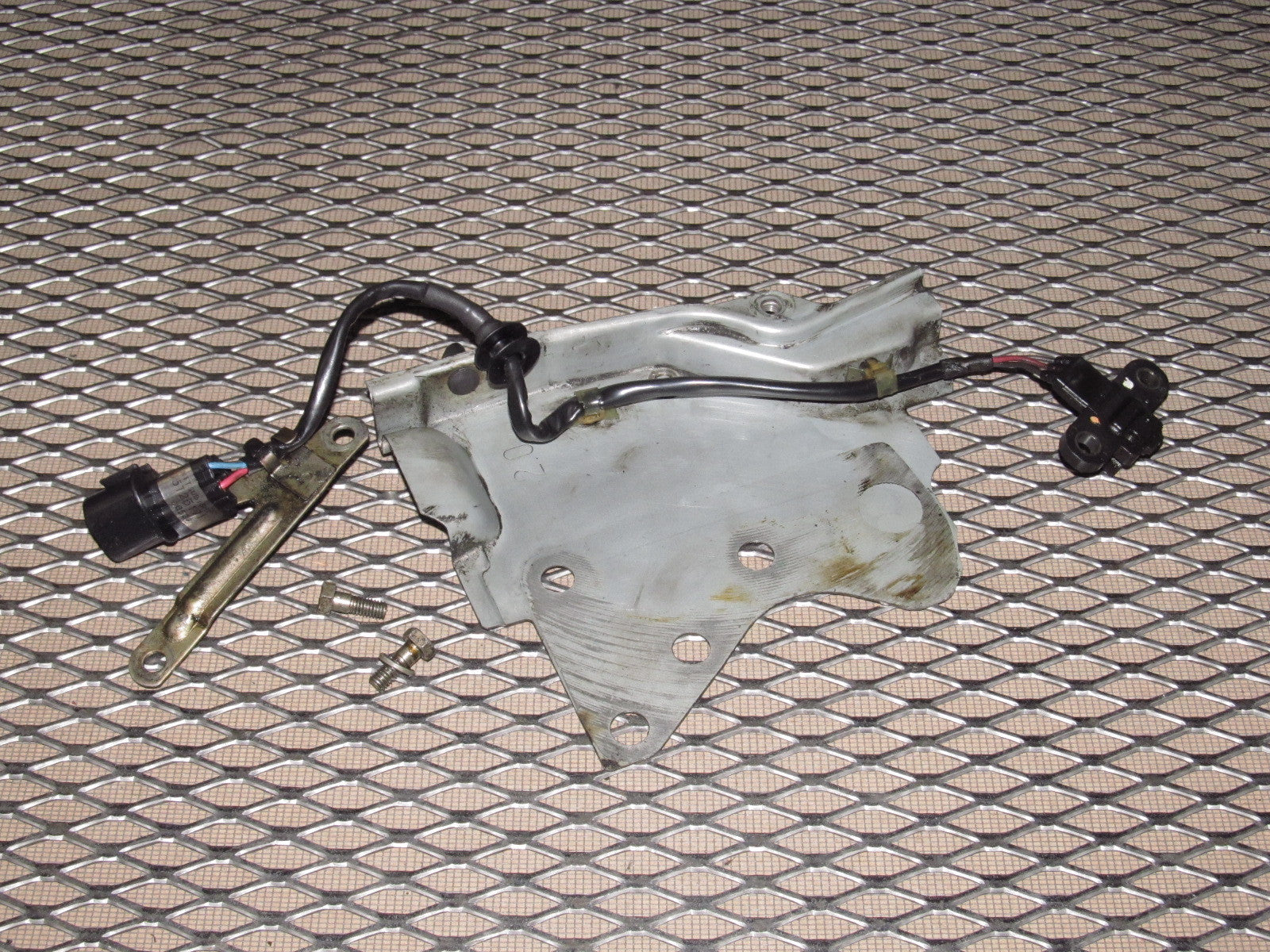 97 98 99 Mitsubishi Eclipse OEM Turbo Crank Sensor – Autopartone.com