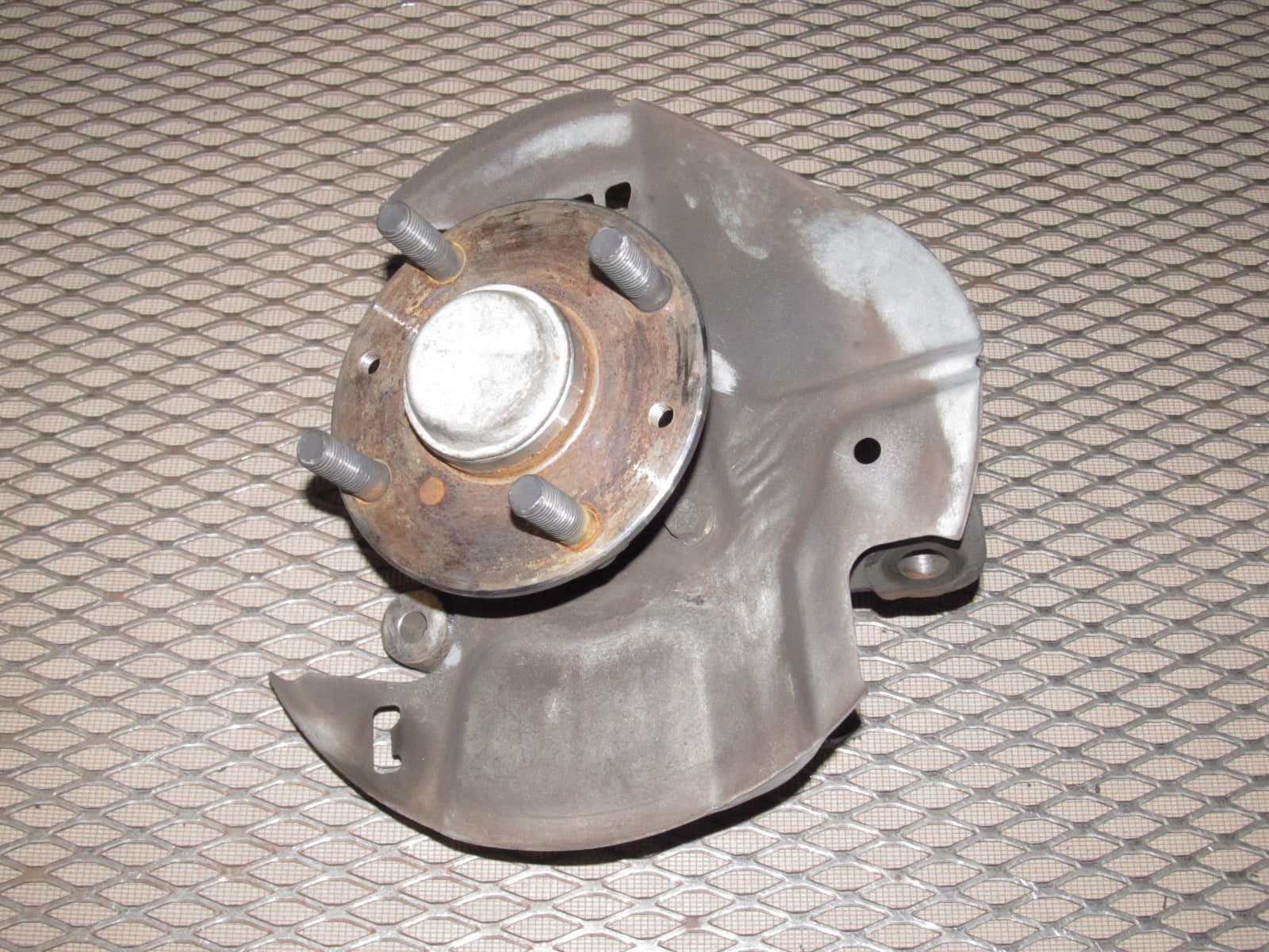 90-93 Mazda Miata OEM Front Wheel Spindle Knuckle Hub - Right – Autopartone