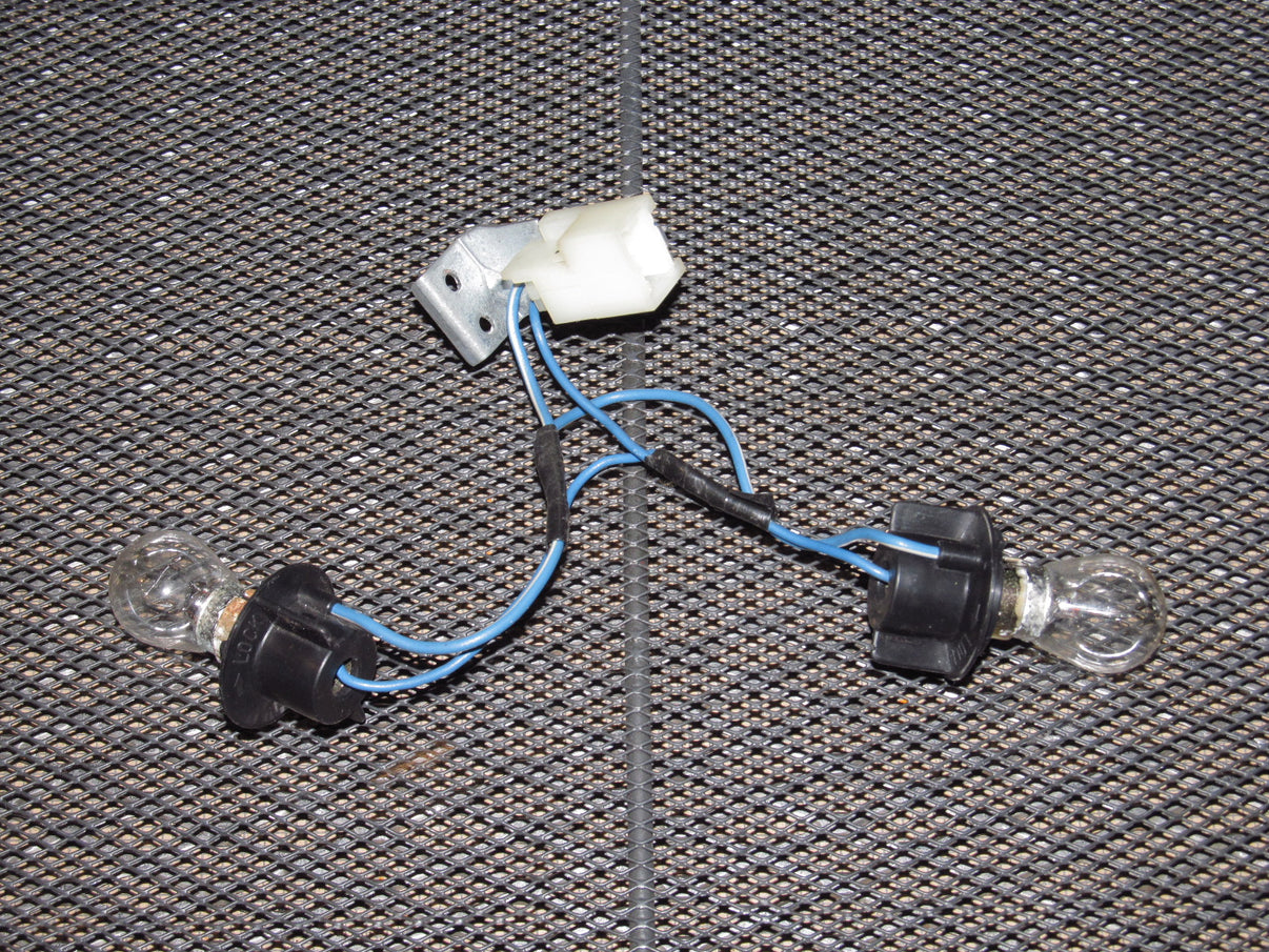 87 88 89 Nissan 300zx OEM Reverse Light Bulb Socket – Autopartone.com
