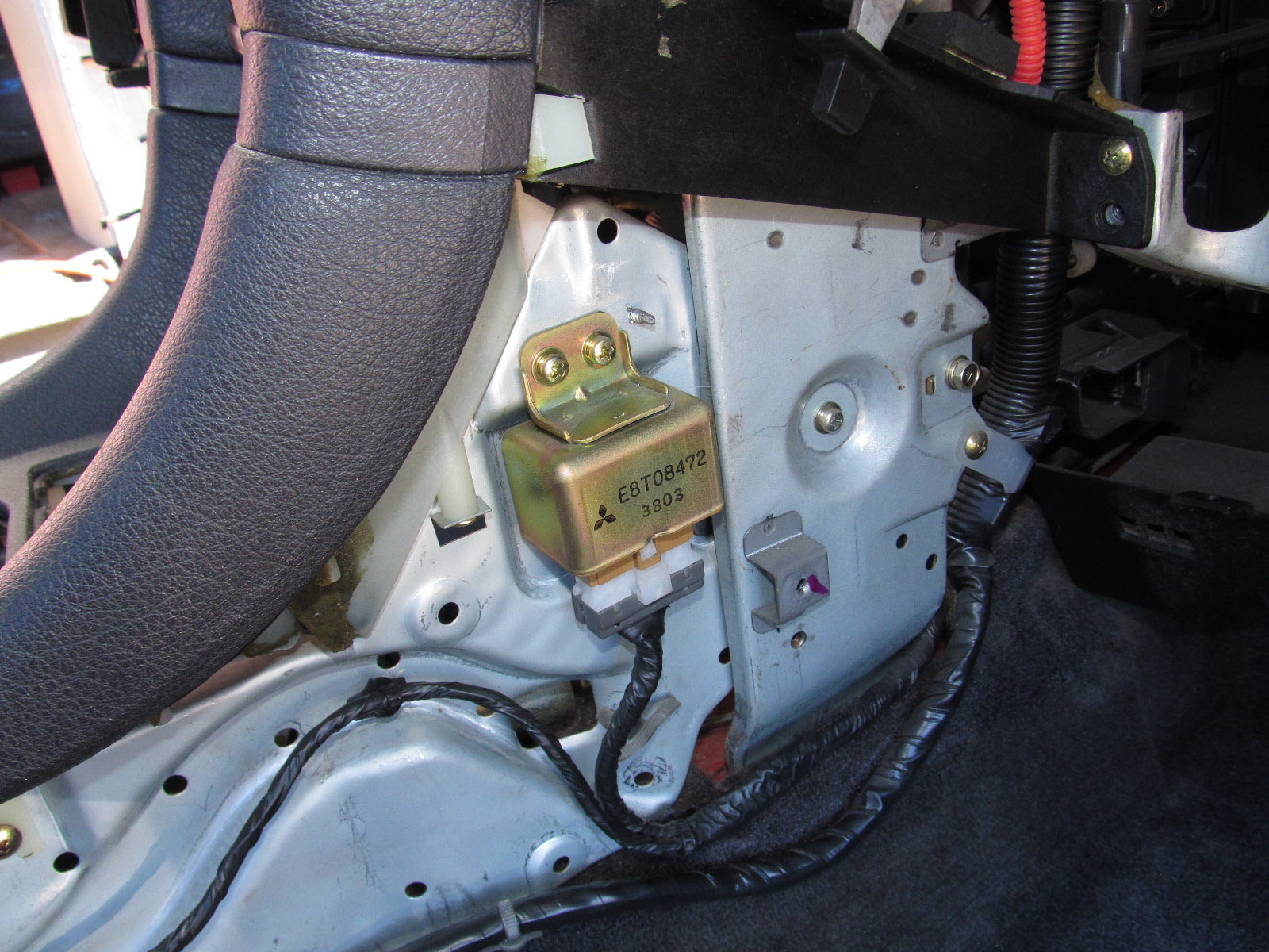 94 95 96 97 Mitsubishi 3000GT OEM Fuel Pump Main Relay E8T08472 ...