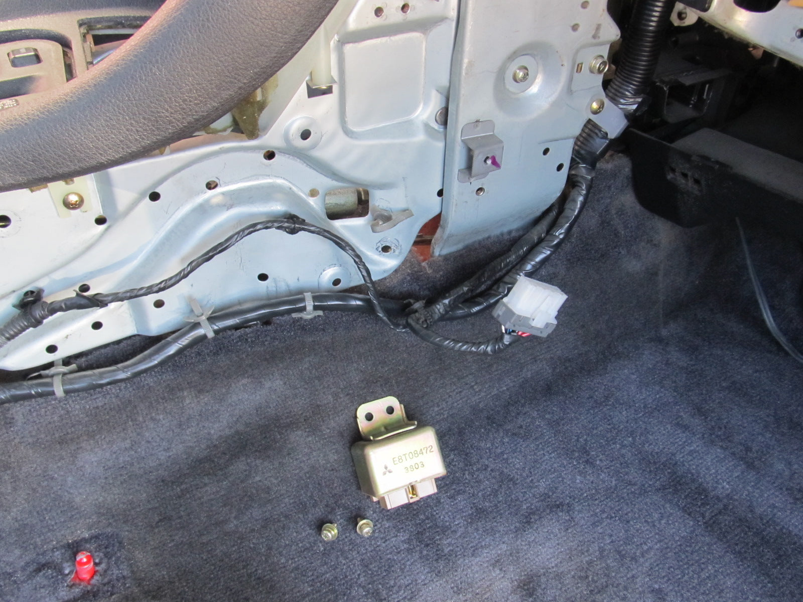 94 95 96 97 Mitsubishi 3000GT OEM Fuel Pump Main Relay E8T08472 ...