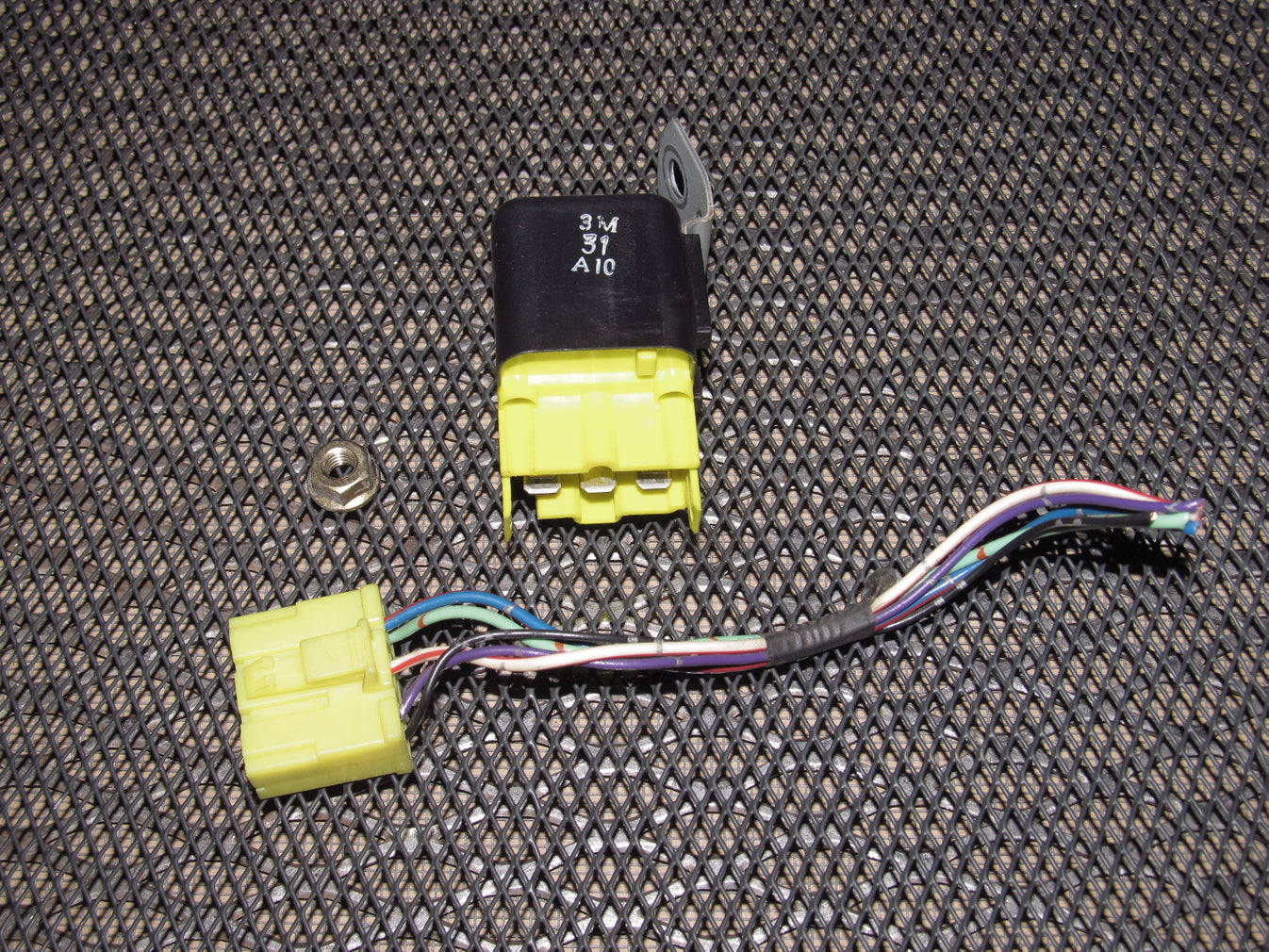 90-93 Mazda Miata OEM Fuel Main Relay 056700-6381 – Autopartone