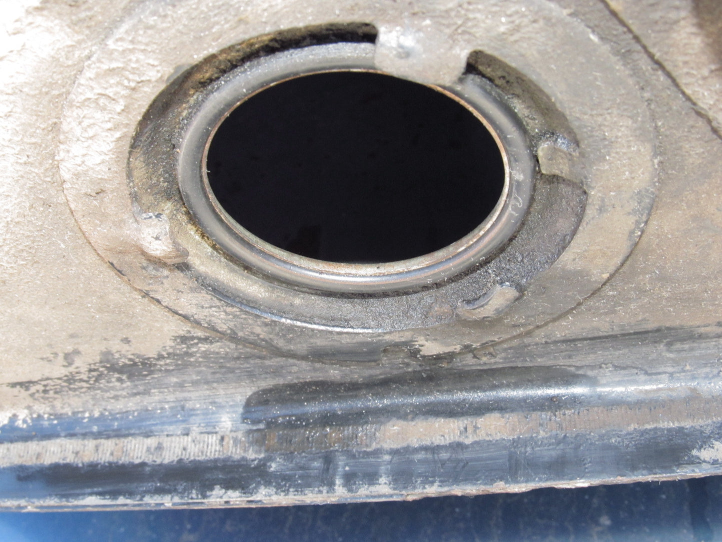 72 73 Datsun 240z OEM Gas Tank – Autopartone