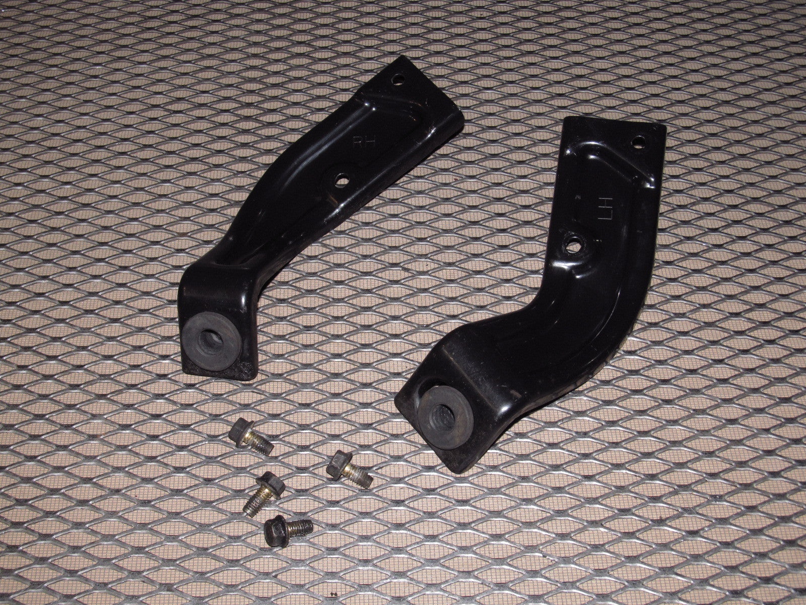 04 05 06 07 08 Mazda RX8 OEM Lower Radiator Bracket & Bushing – Autopartone