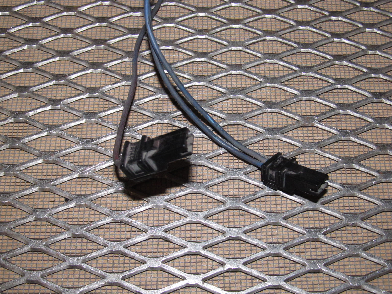 99-04 Ford Mustang OEM Exterior Horn Pigtail Harness – Autopartone.com