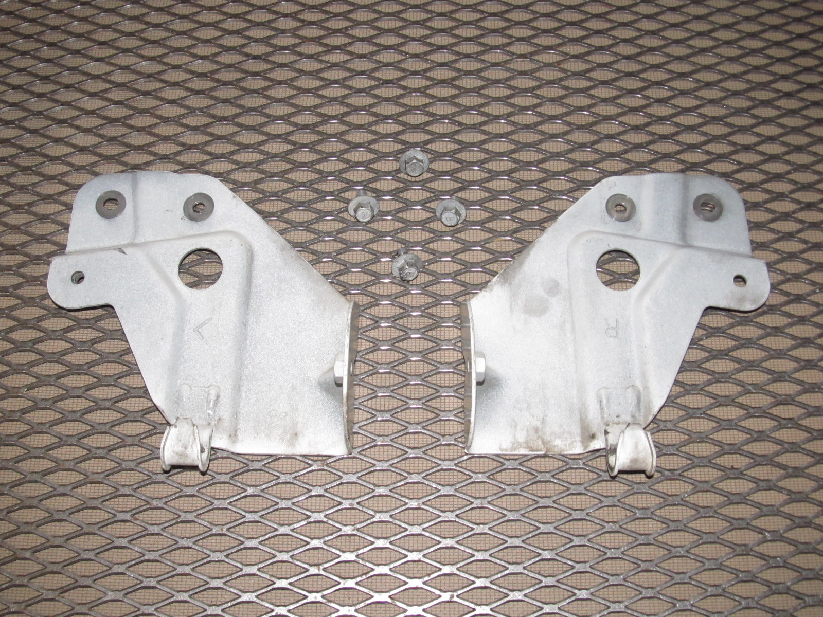 90-93 Mazda Miata OEM Lower Radiator Mounting Bracket Set – Autopartone.com