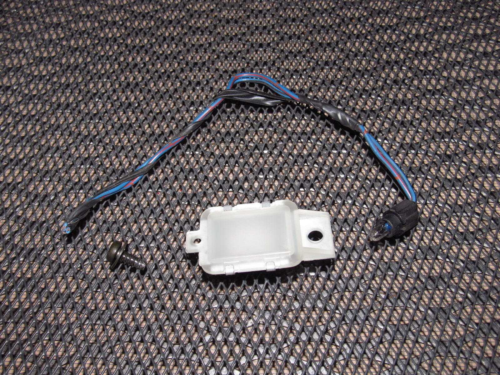 87 88 89 Nissan 300zx OEM Dash Courtesy Light - Left – Autopartone