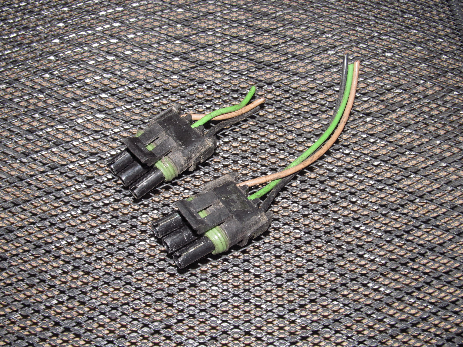 84-87 Chevrolet Corvette OEM Headlight Bulb Pigtail Harness – Autopartone