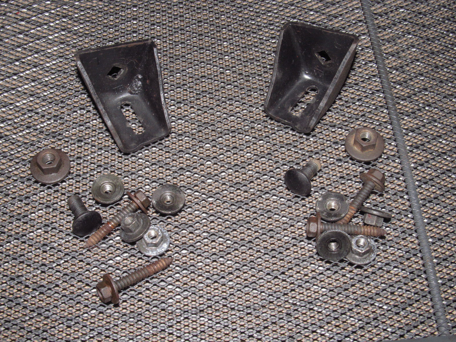 84-87 Chevrolet Corvette OEM Headlight Mounting Bracket – Autopartone