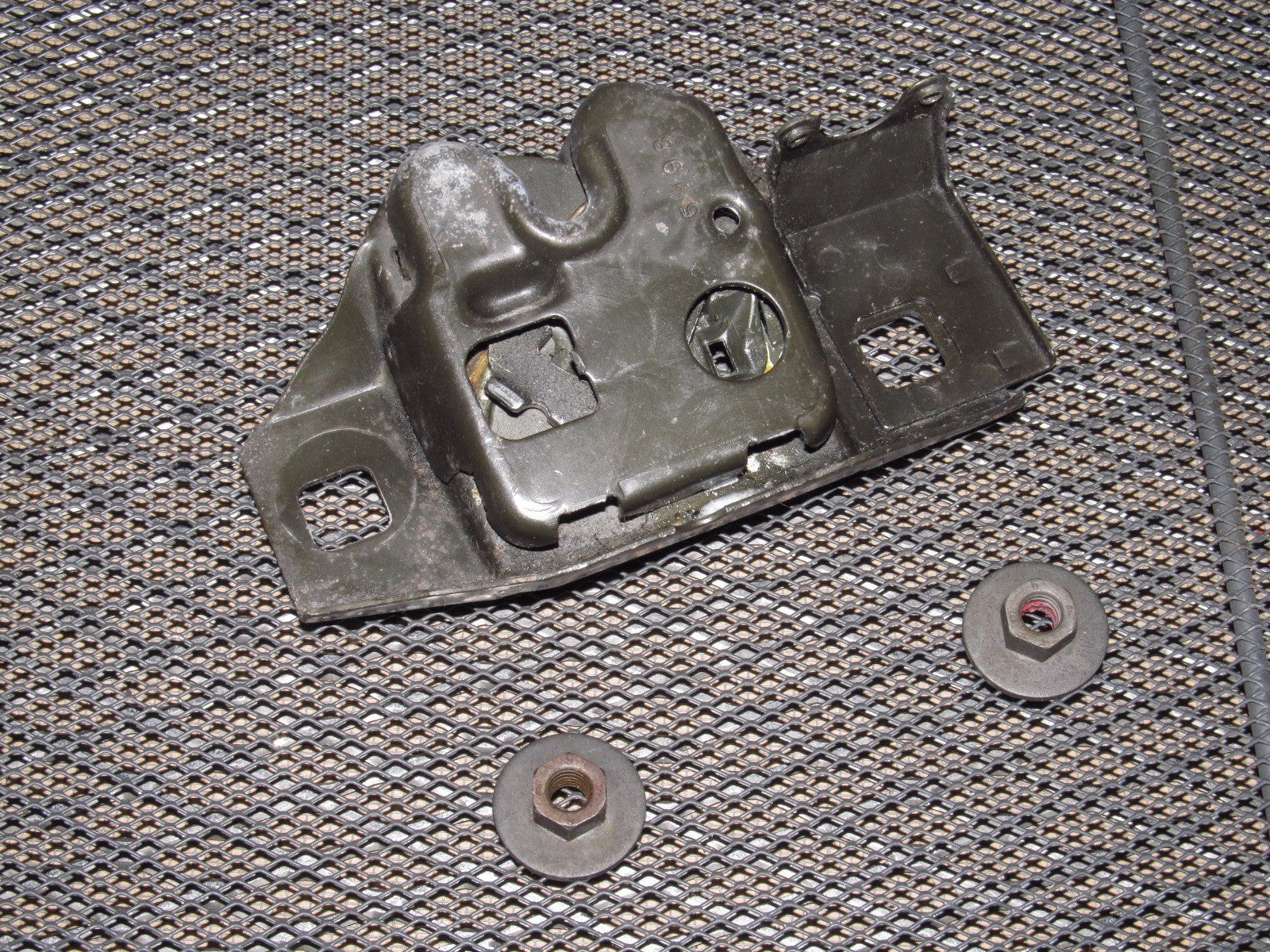 84-96 Chevrolet Corvette OEM Hatch Door Latch – Autopartone.com