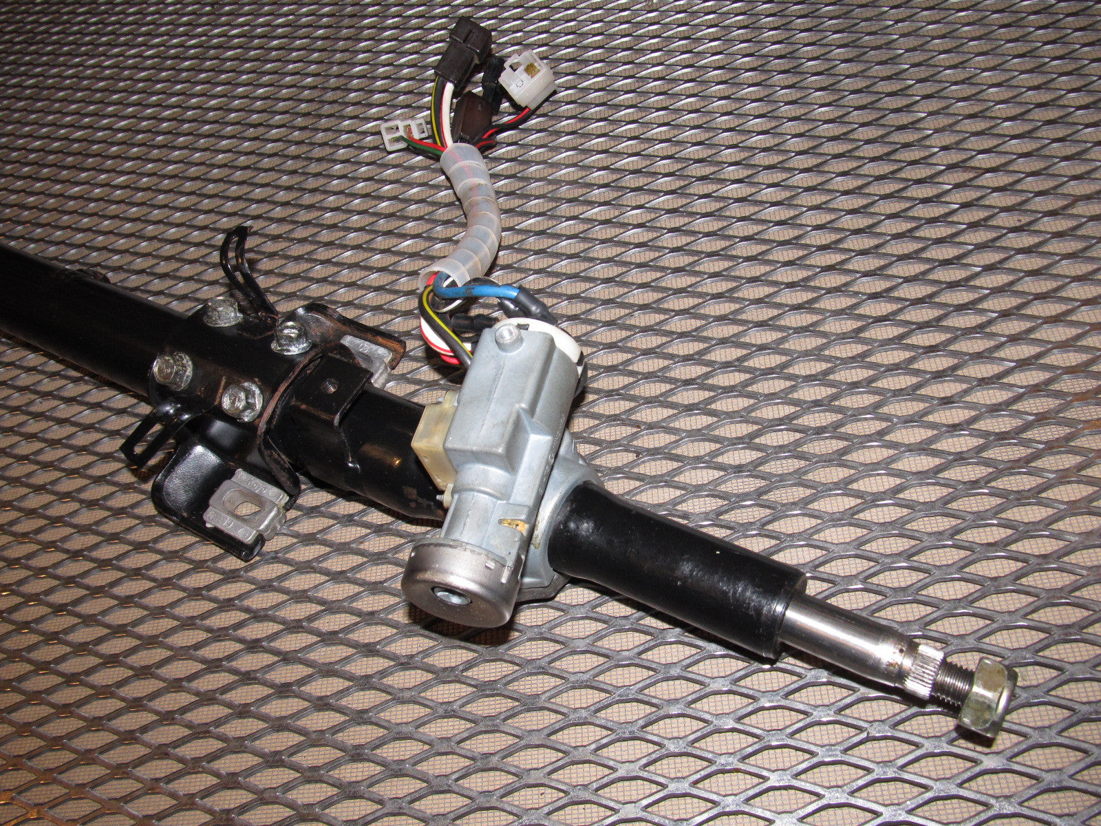 84 85 Mazda RX7 OEM 12A Steering Column Assembly – Autopartone