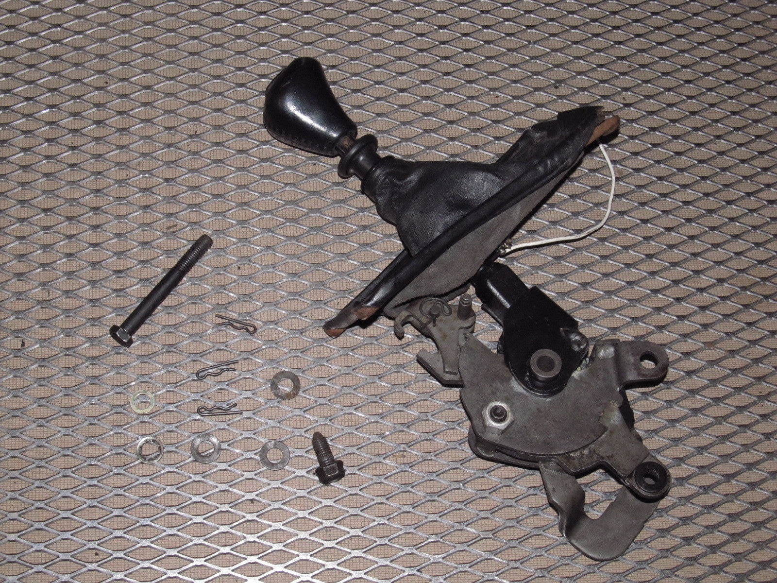 84-89 Chevrolet Corvette OEM M/T Manual Shifter Assembly – Autopartone
