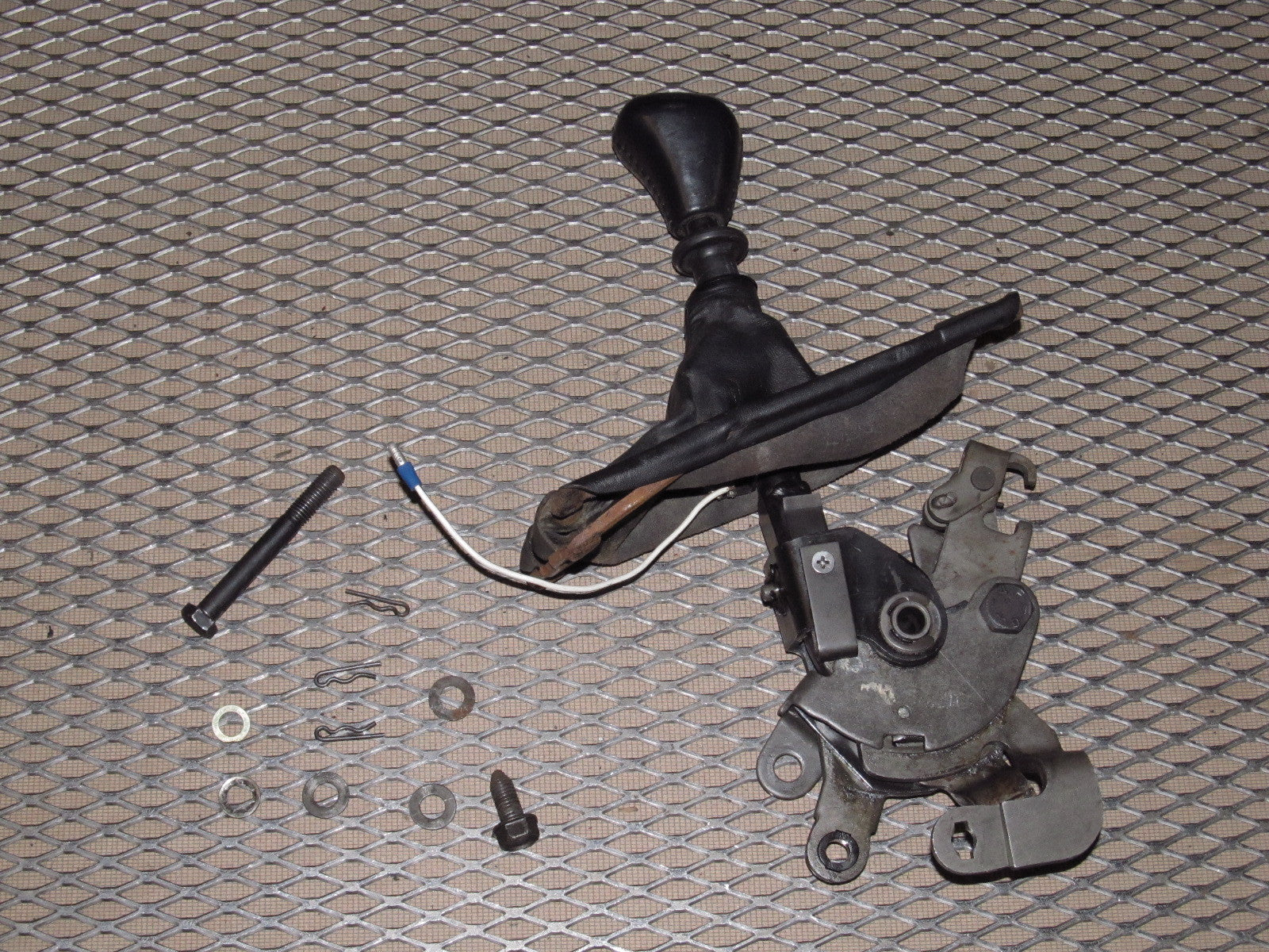 84-89 Chevrolet Corvette OEM M/T Manual Shifter Assembly – Autopartone