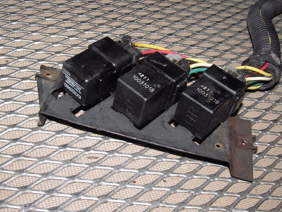 84-89 Chevrolet Corvette OEM Engine Relay Fuse Box – Autopartone