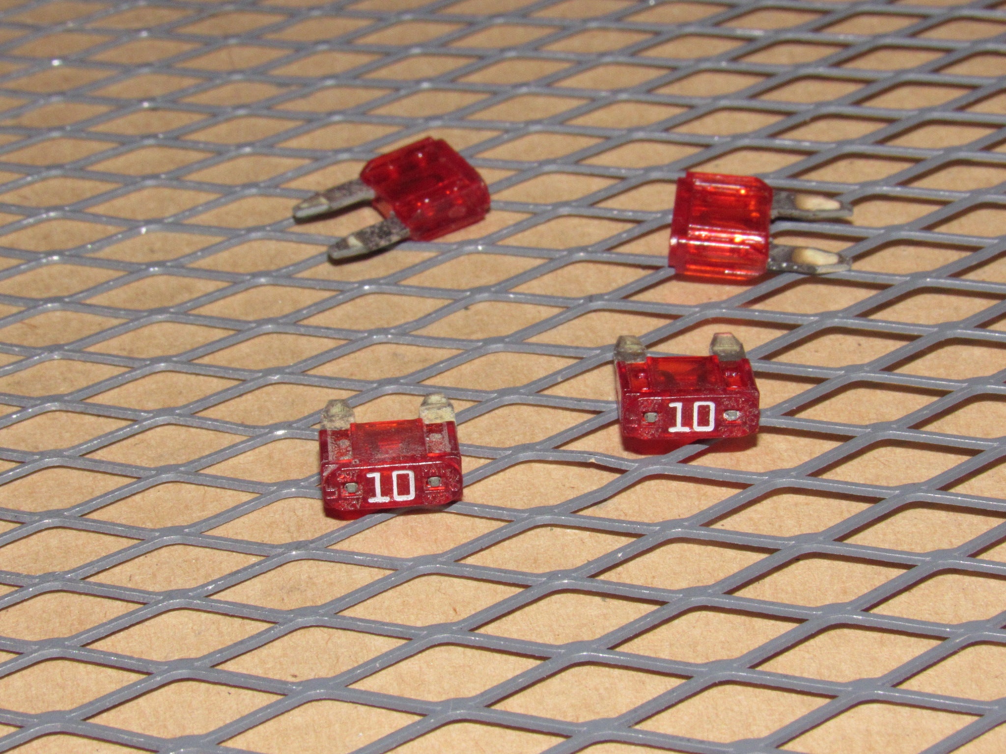 Ford Mini Fuse 10a – Autopartone