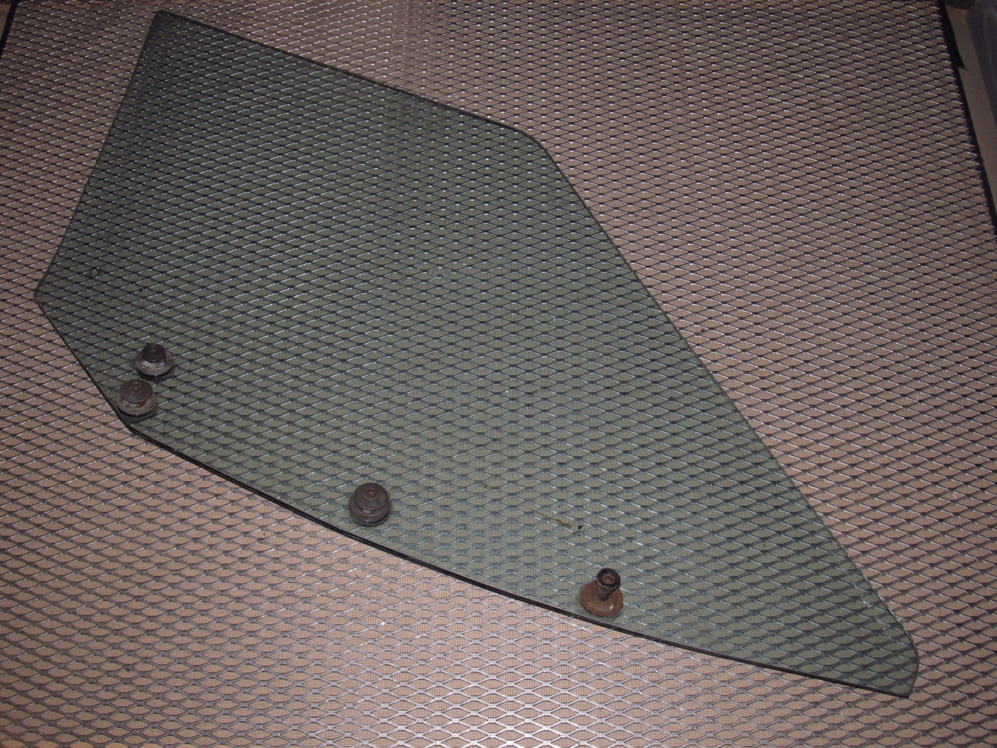 84-87 Chevrolet Corvette OEM Window Glass - Left – Autopartone