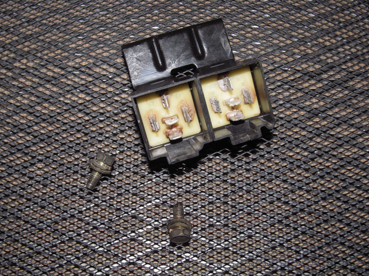 Mitsubishi Universal Relay 83159 – Autopartone