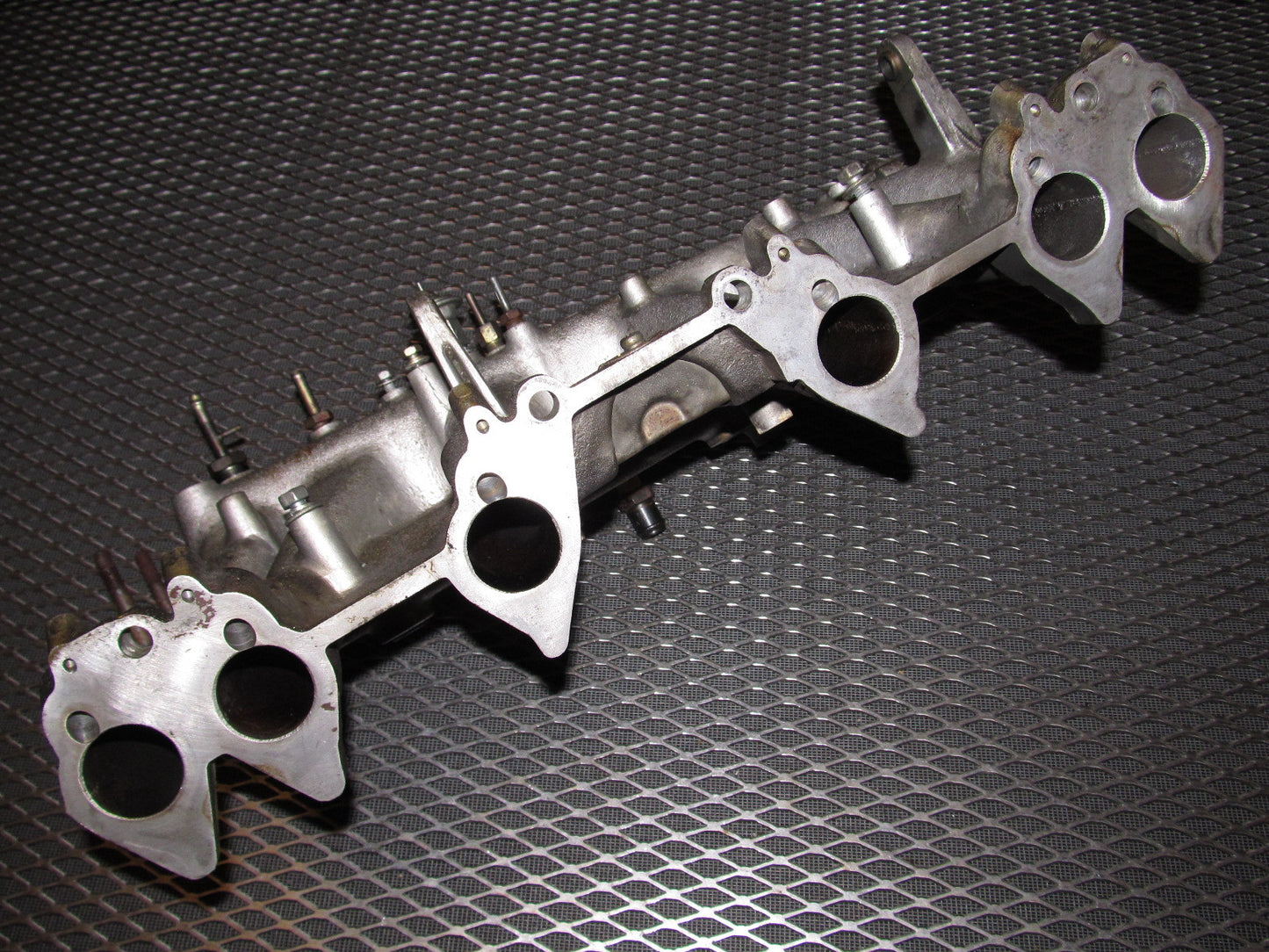 81 82 83 Datsun 280zx OEM L28E Intake Manifold – Autopartone