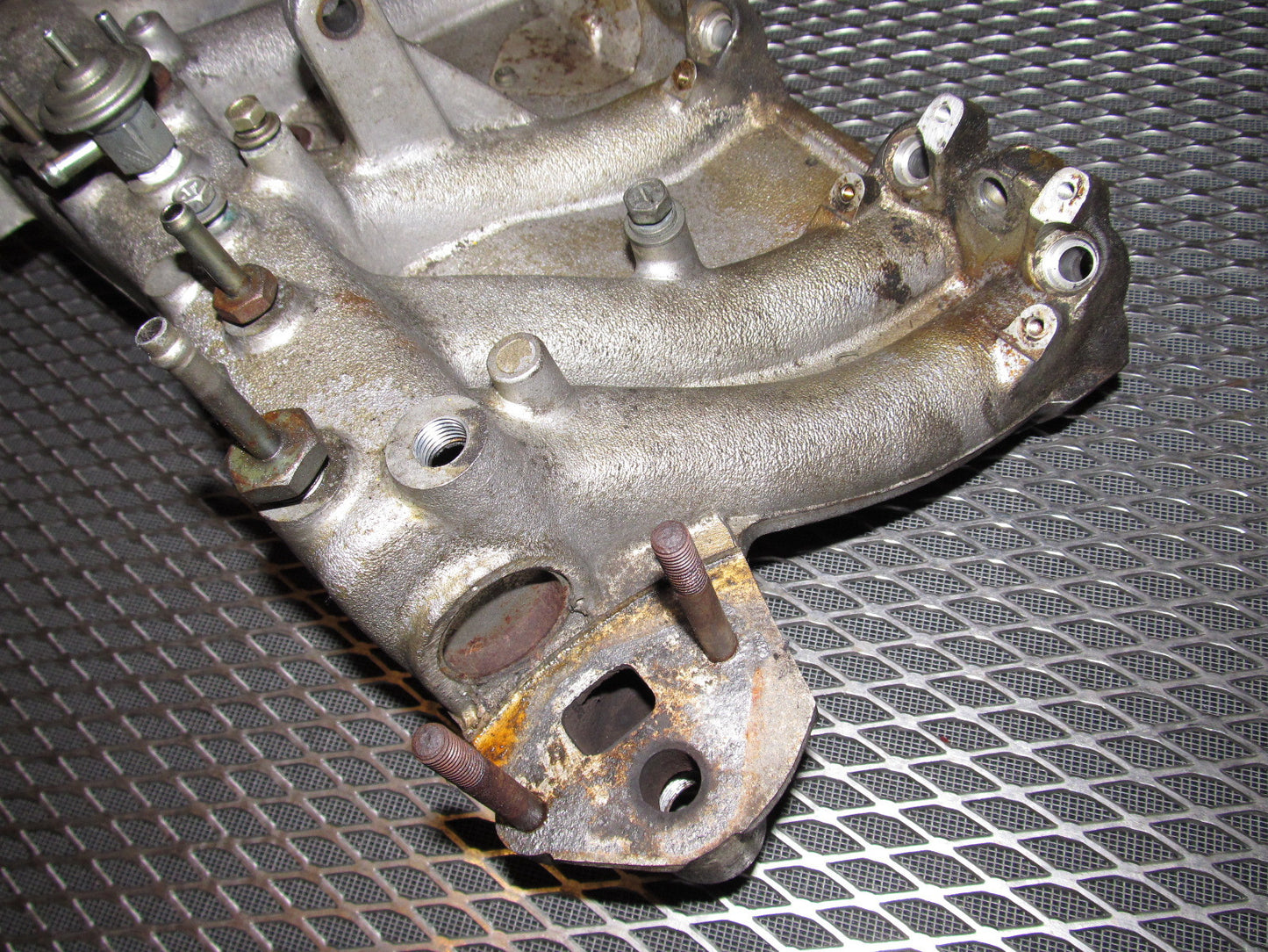 81 82 83 Datsun 280zx OEM L28E Intake Manifold – Autopartone.com